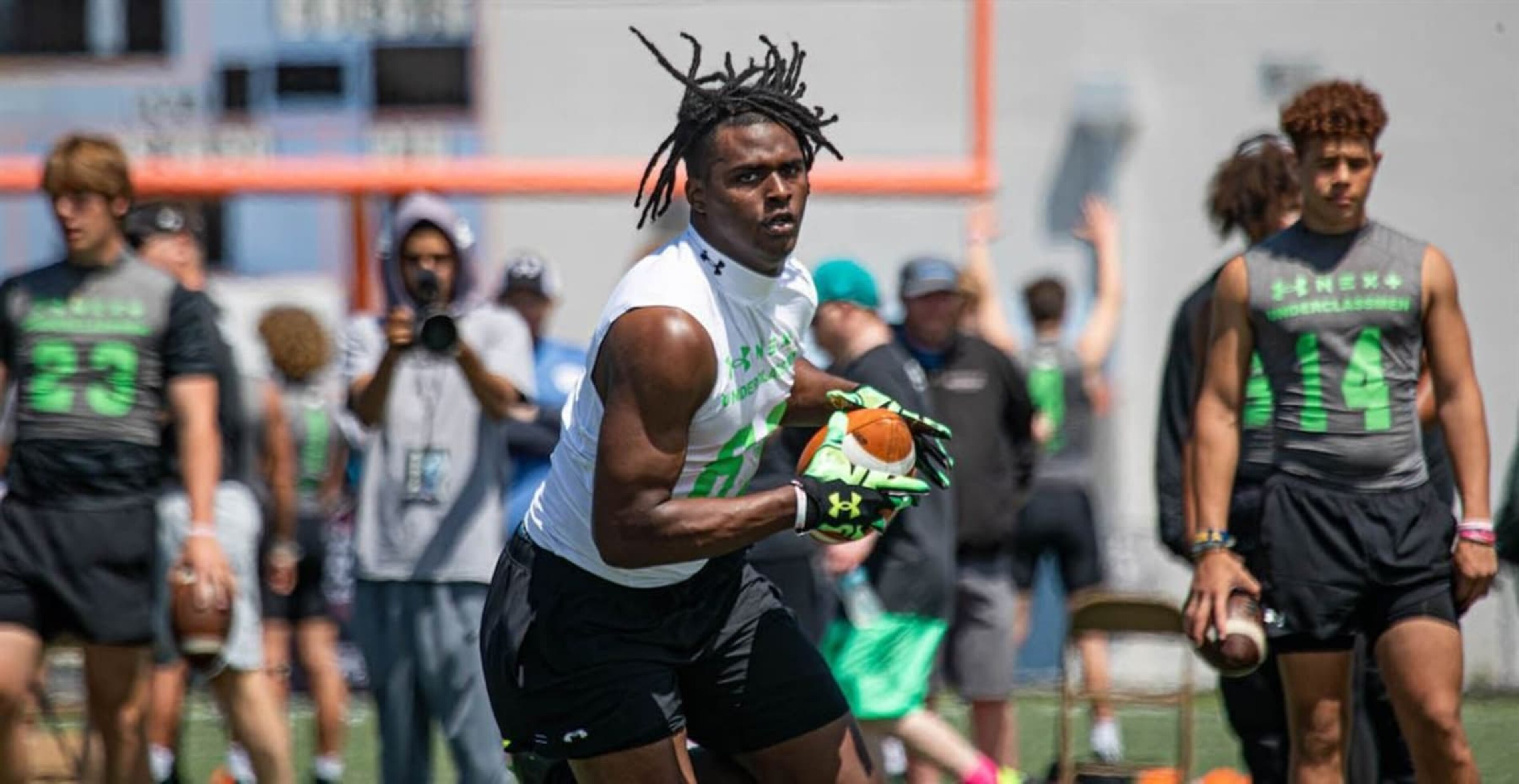 B/R CFB Recruiting: Top 11 Committed Players Walking into Ideal College ...