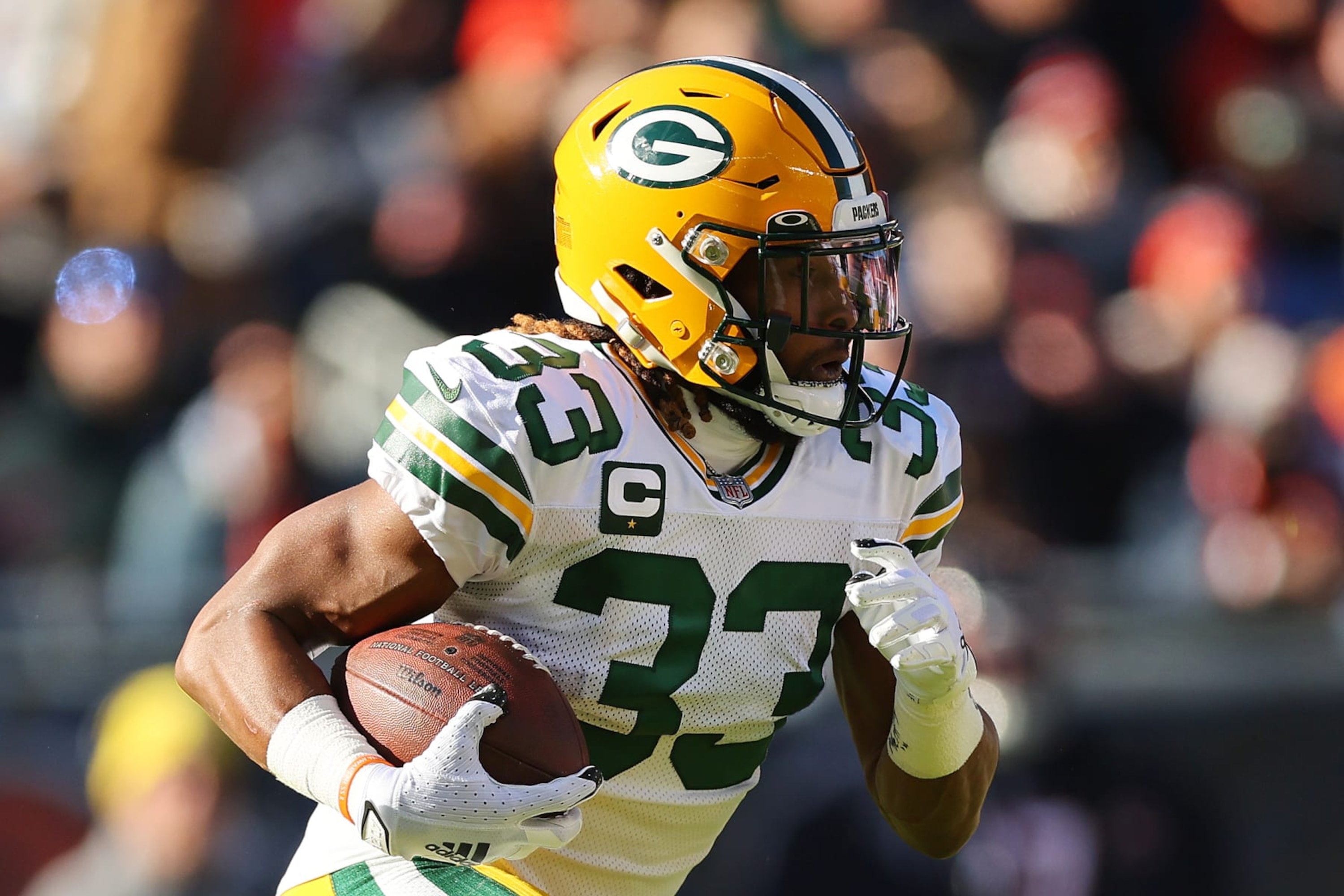 Aaron Jones, Nick Chubb Among 2022 Art Rooney Sportsmanship Award Finalists