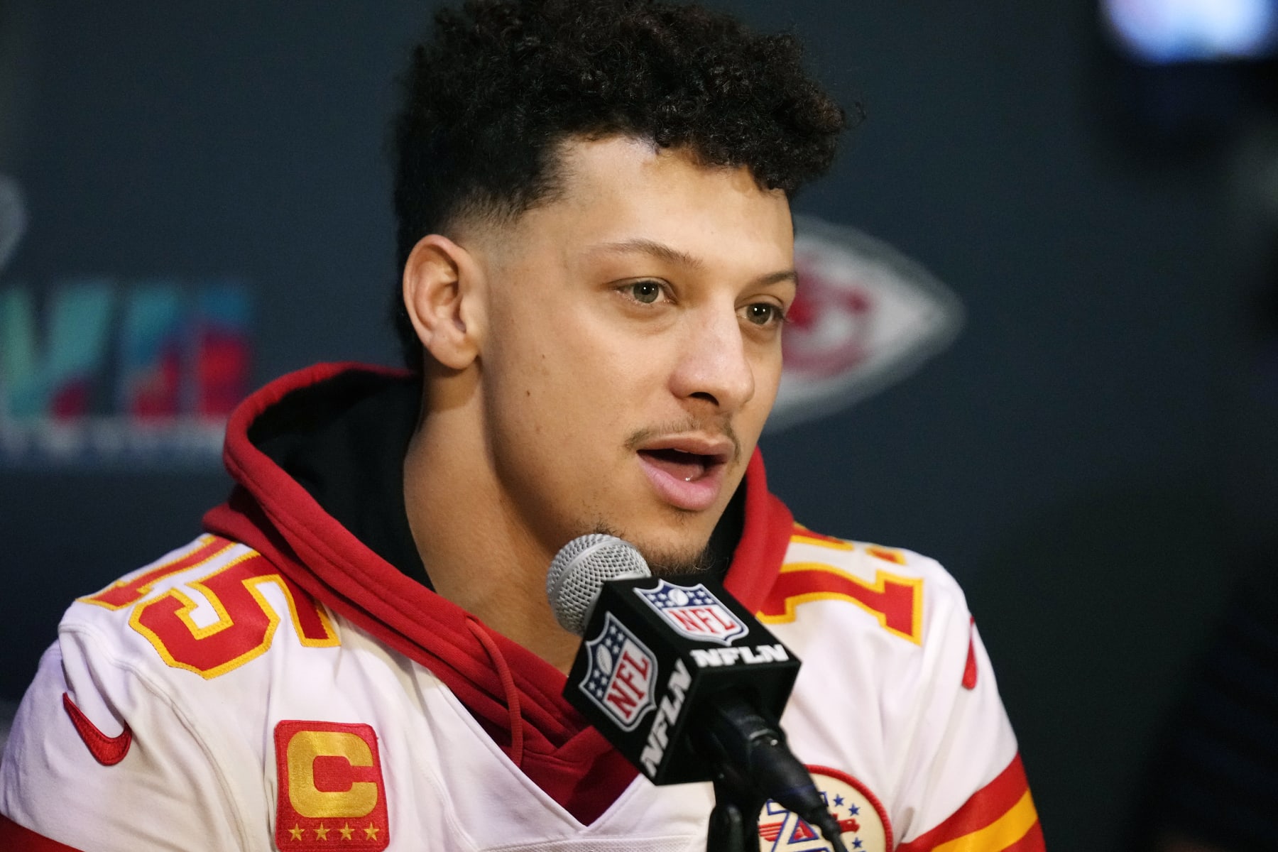 Chiefs' Patrick Mahomes: I'll 'Do My Best' to Chase Tom Brady's 7 Super Bowl Rings