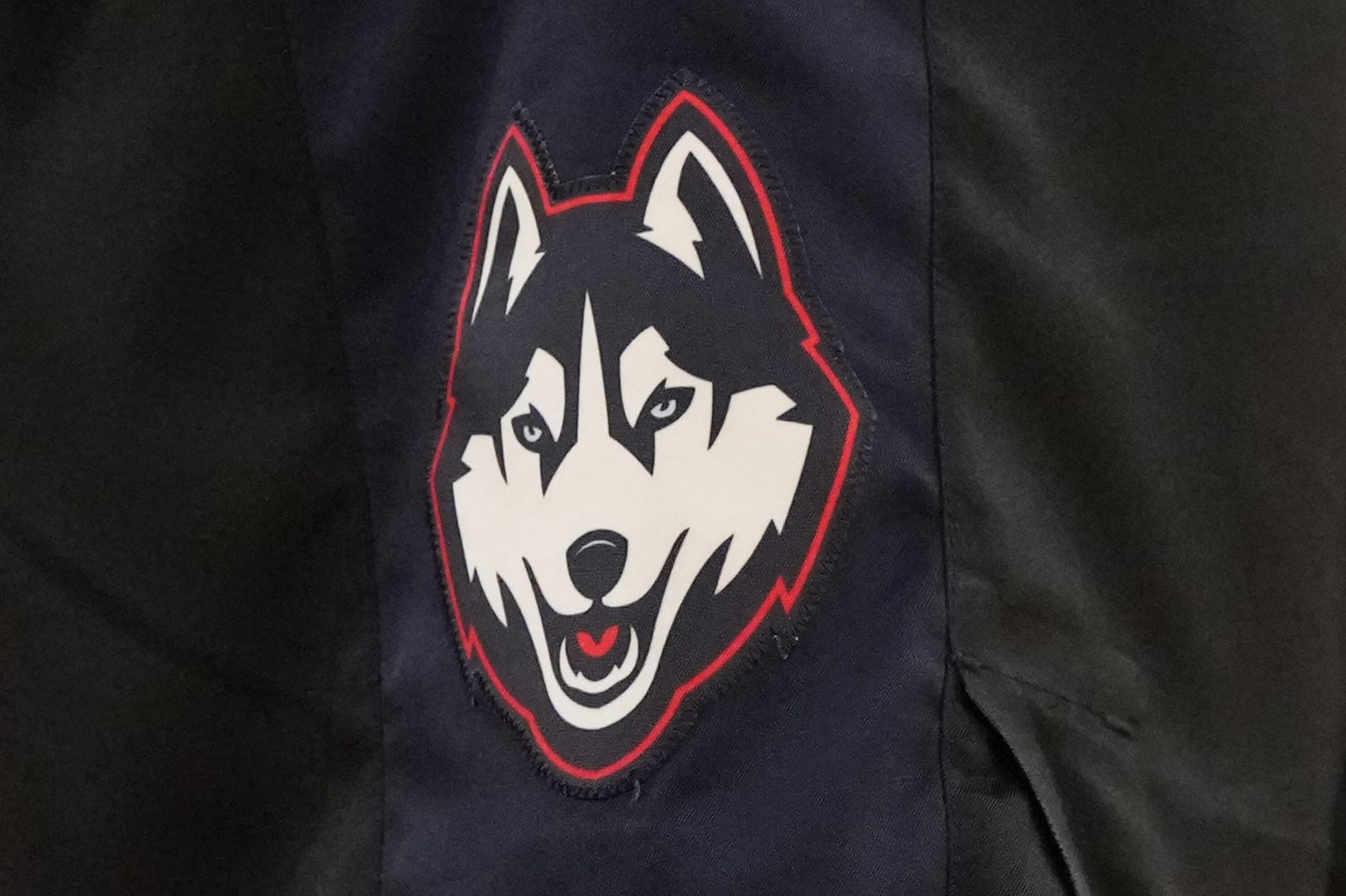 Drake Places $350K in Bets on UConn to Beat San Diego State in 2023 ...