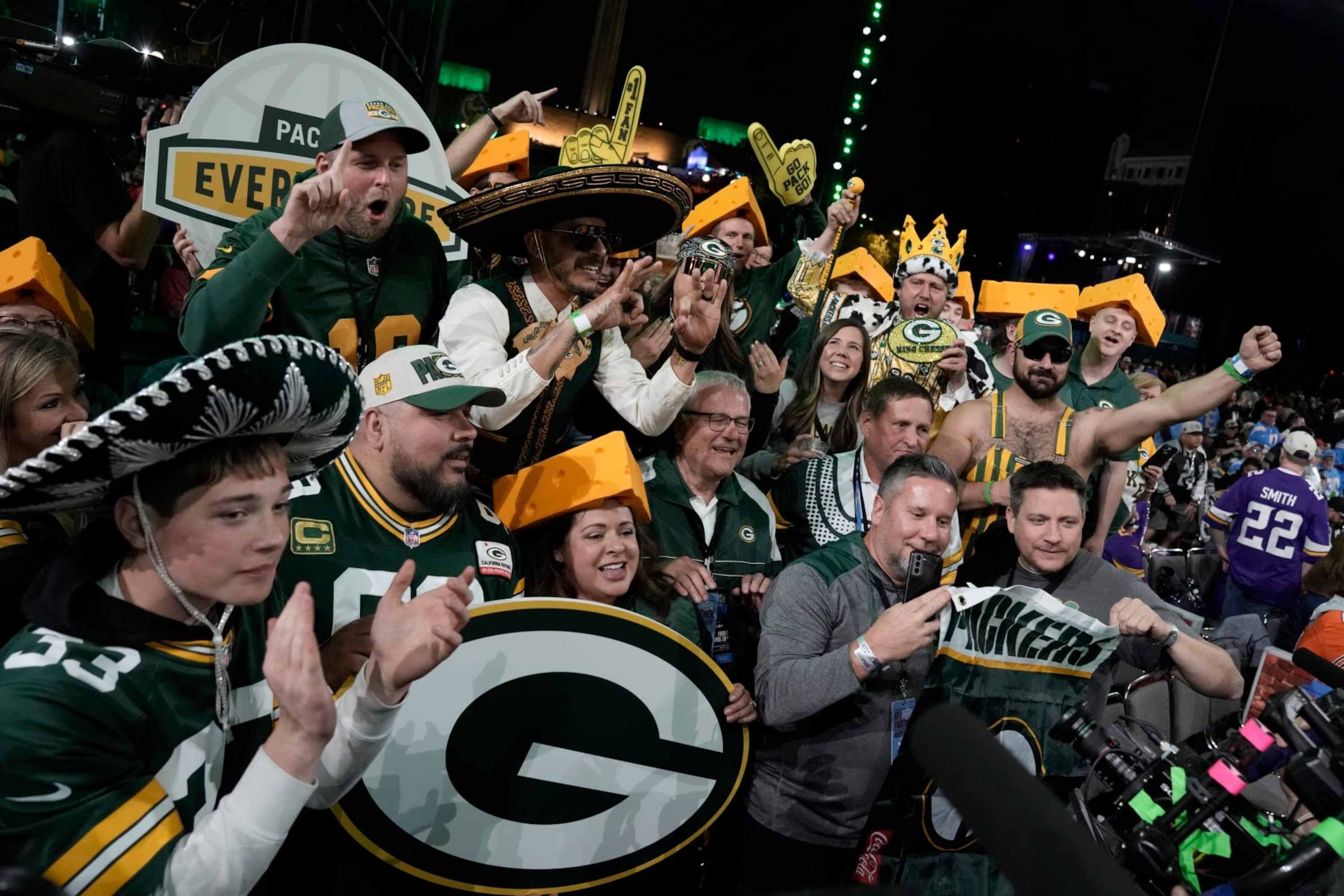 Packers Fans Disappointed GB Passed on WR in 1st Round amid Jaxon Smith ...