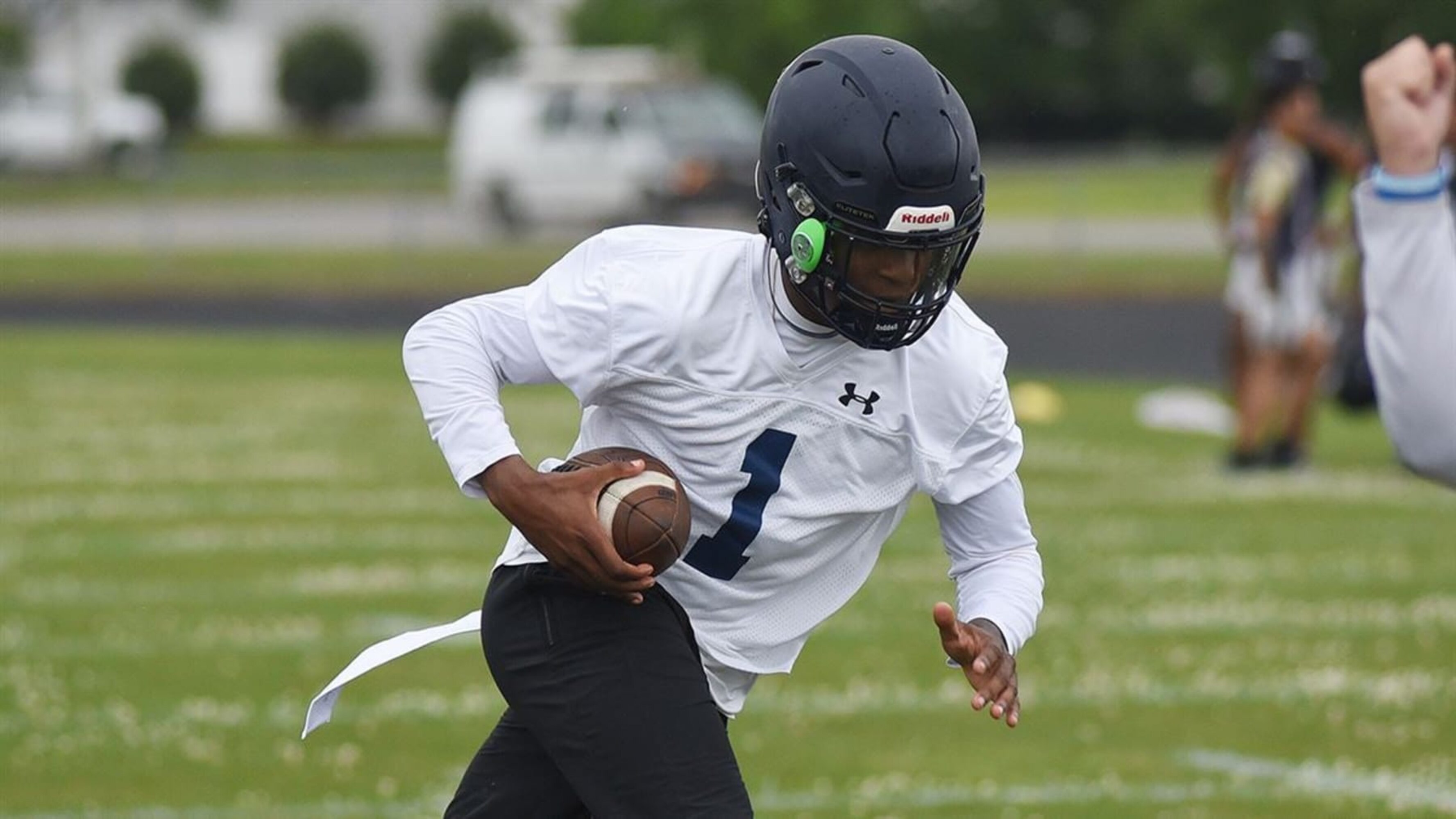 5-Star WR Perry Thompson Flips Commitment from Alabama to Auburn