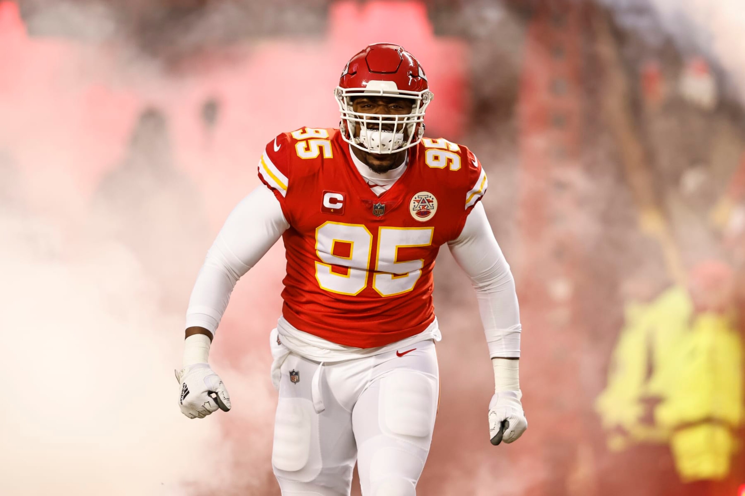 NFL Rumors: Chiefs 'Unwilling to Make' Chris Jones NFL's Highest-Paid ...