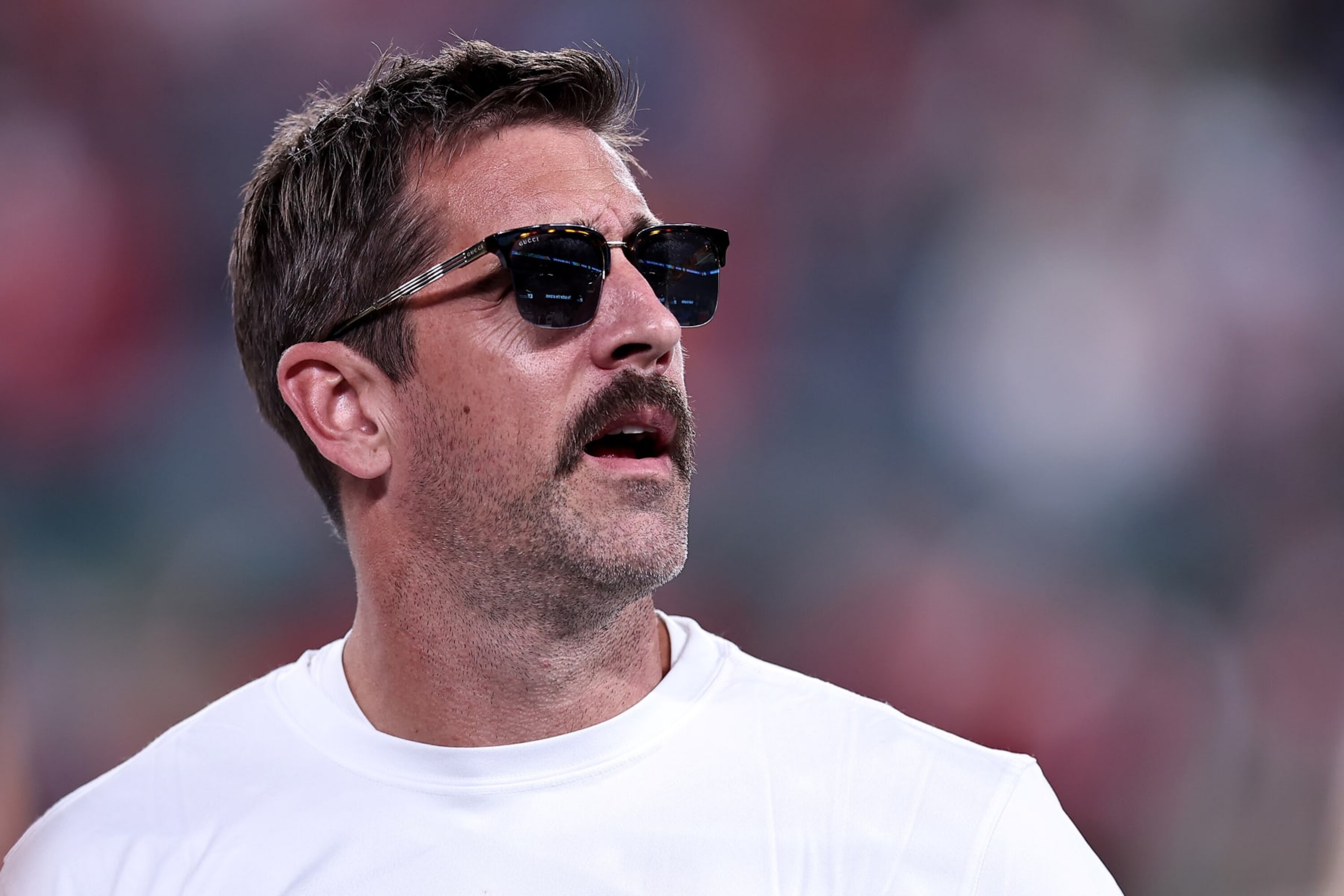 Video: Jets' Aaron Rodgers Throws Without Crutches amid Achilles Injury ...
