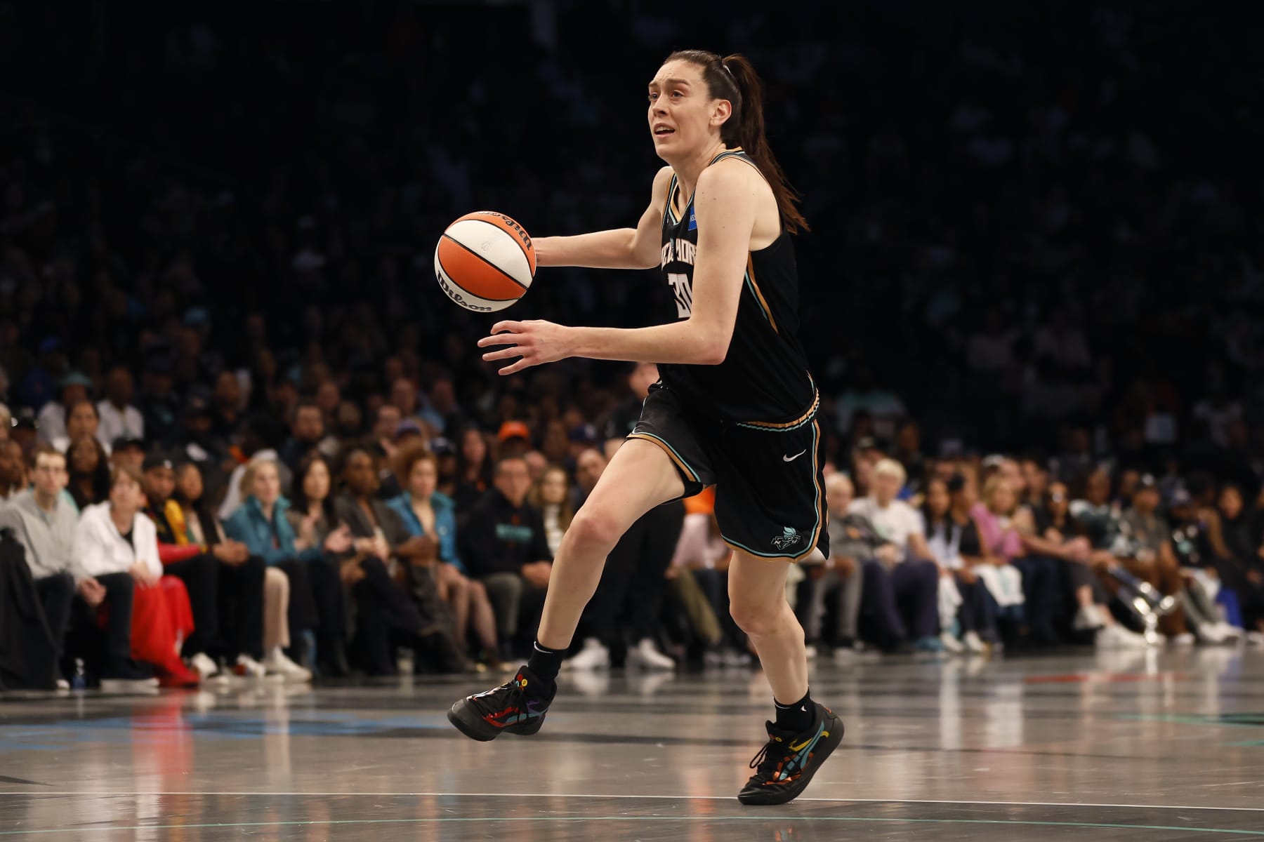 Breanna Stewart to Return to Liberty Next Season, Will Get Core Player ...