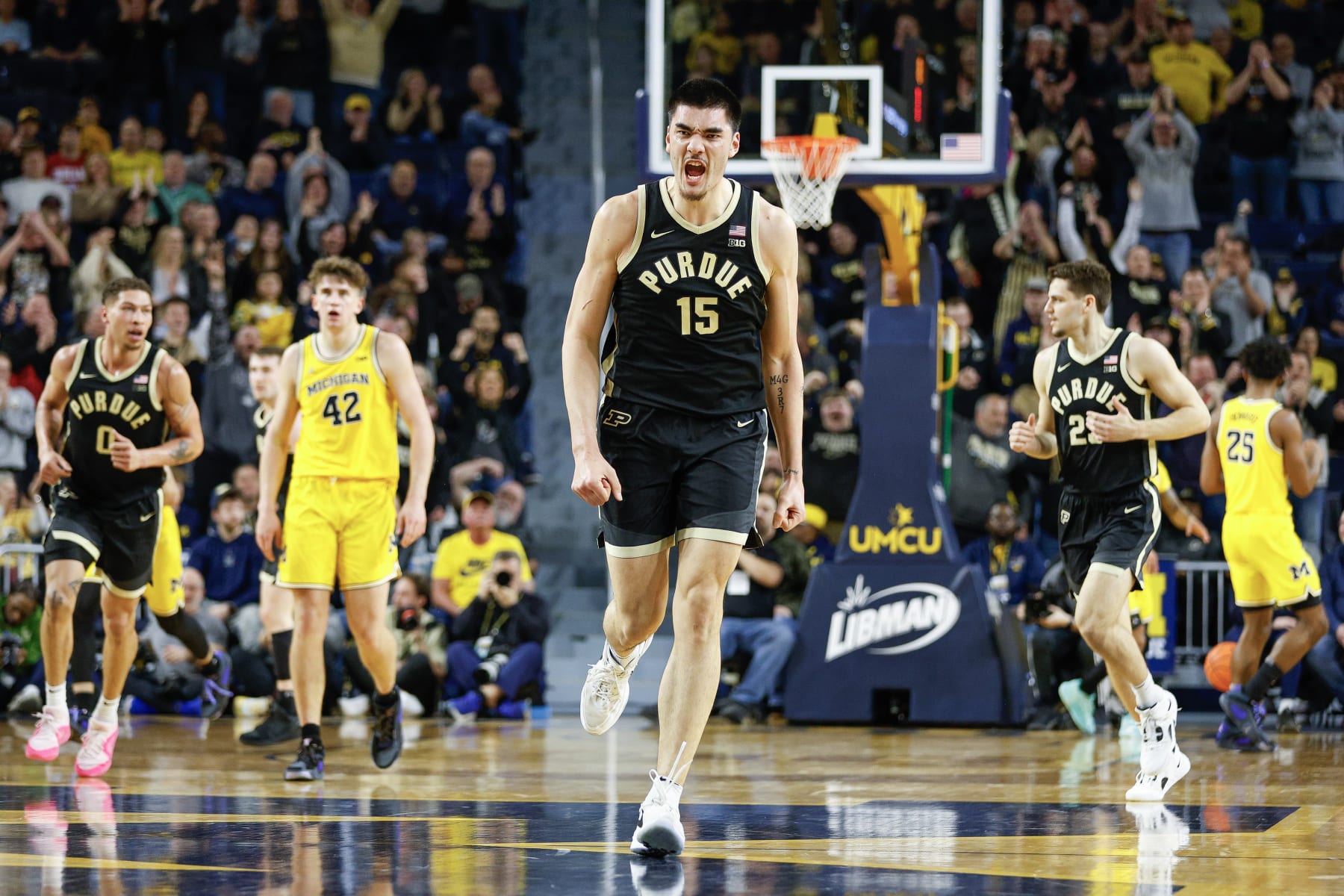 Zach Edey Won't Return to Purdue for 2024 CBB Season amid NBA Draft Buzz