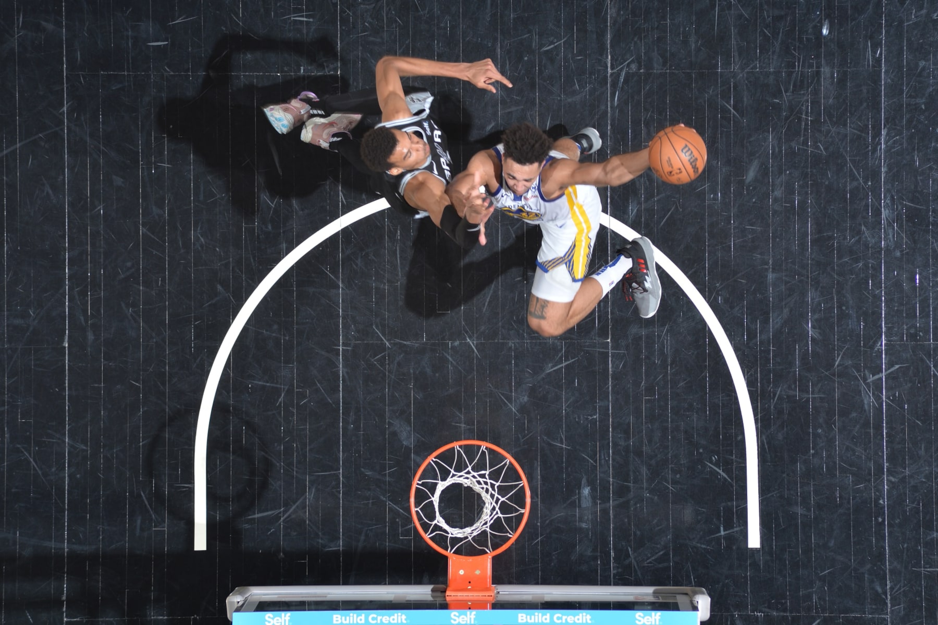 NBA Fans Stunned as Spurs' Victor Wembanyama Posterized by Warriors ...