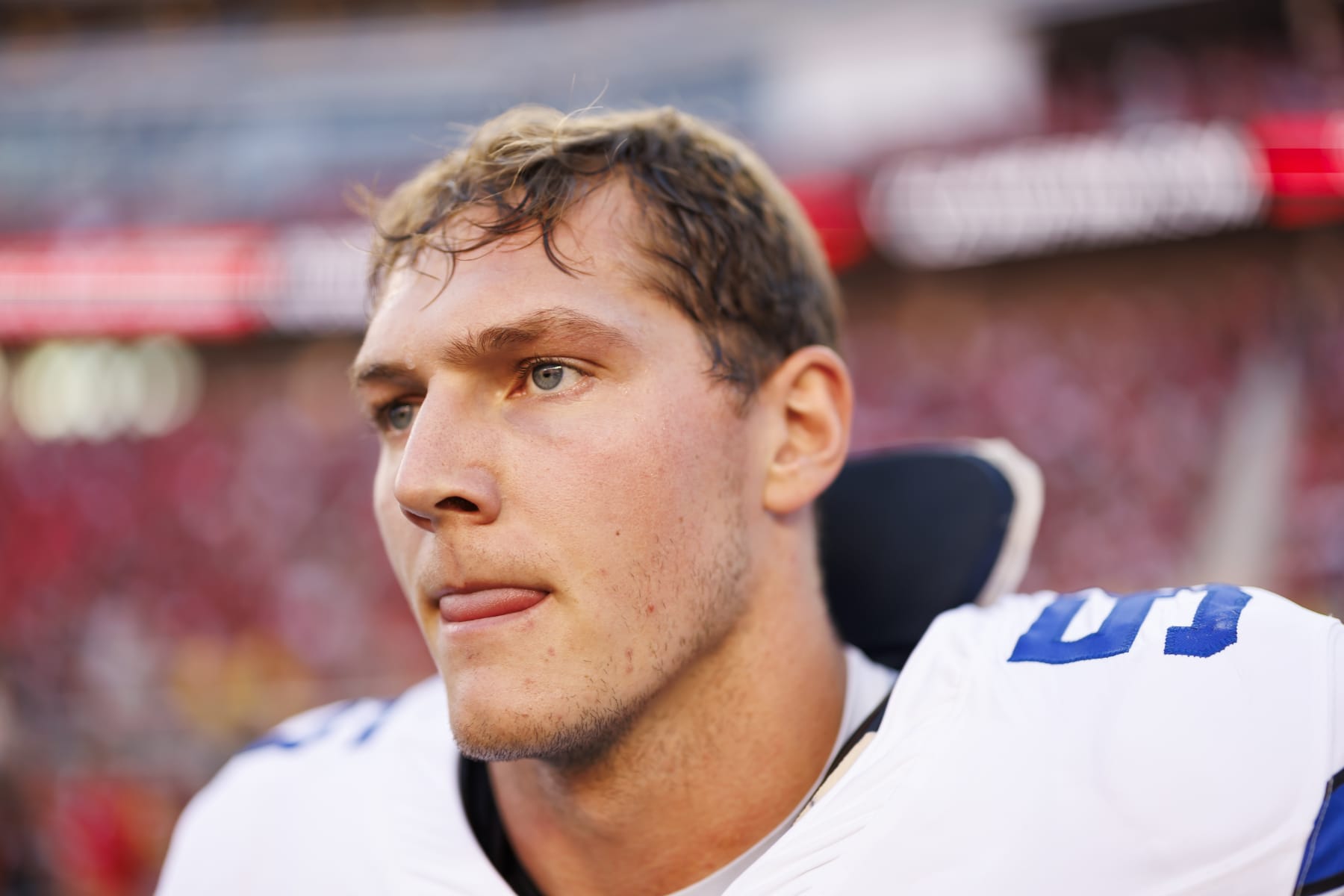 Former Cowboys LB Leighton Vander Esch Retires After 6-Year NFL Career ...