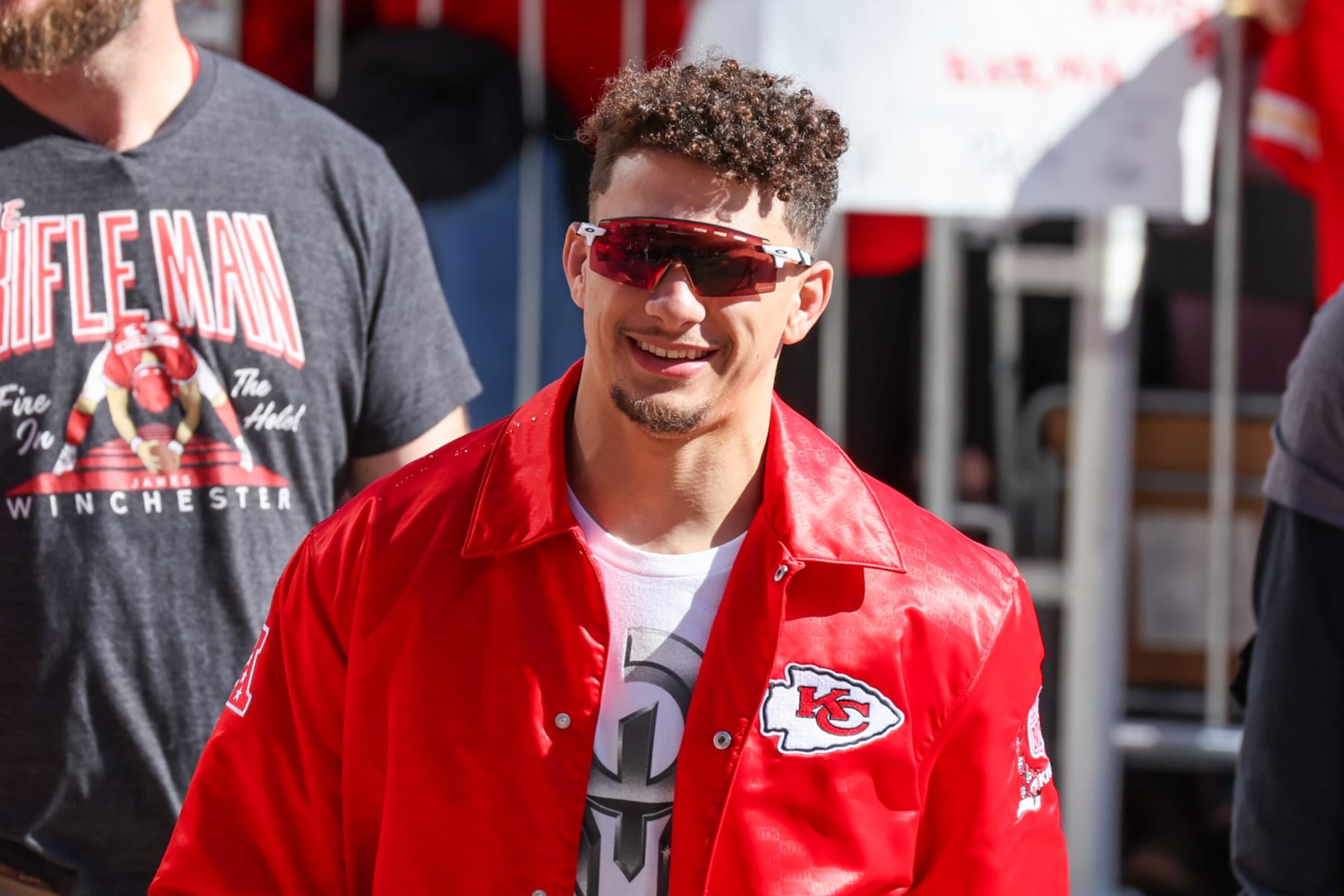 Patrick Mahomes Posts Workout Photo with Hollywood Brown After WR's Chiefs Contract