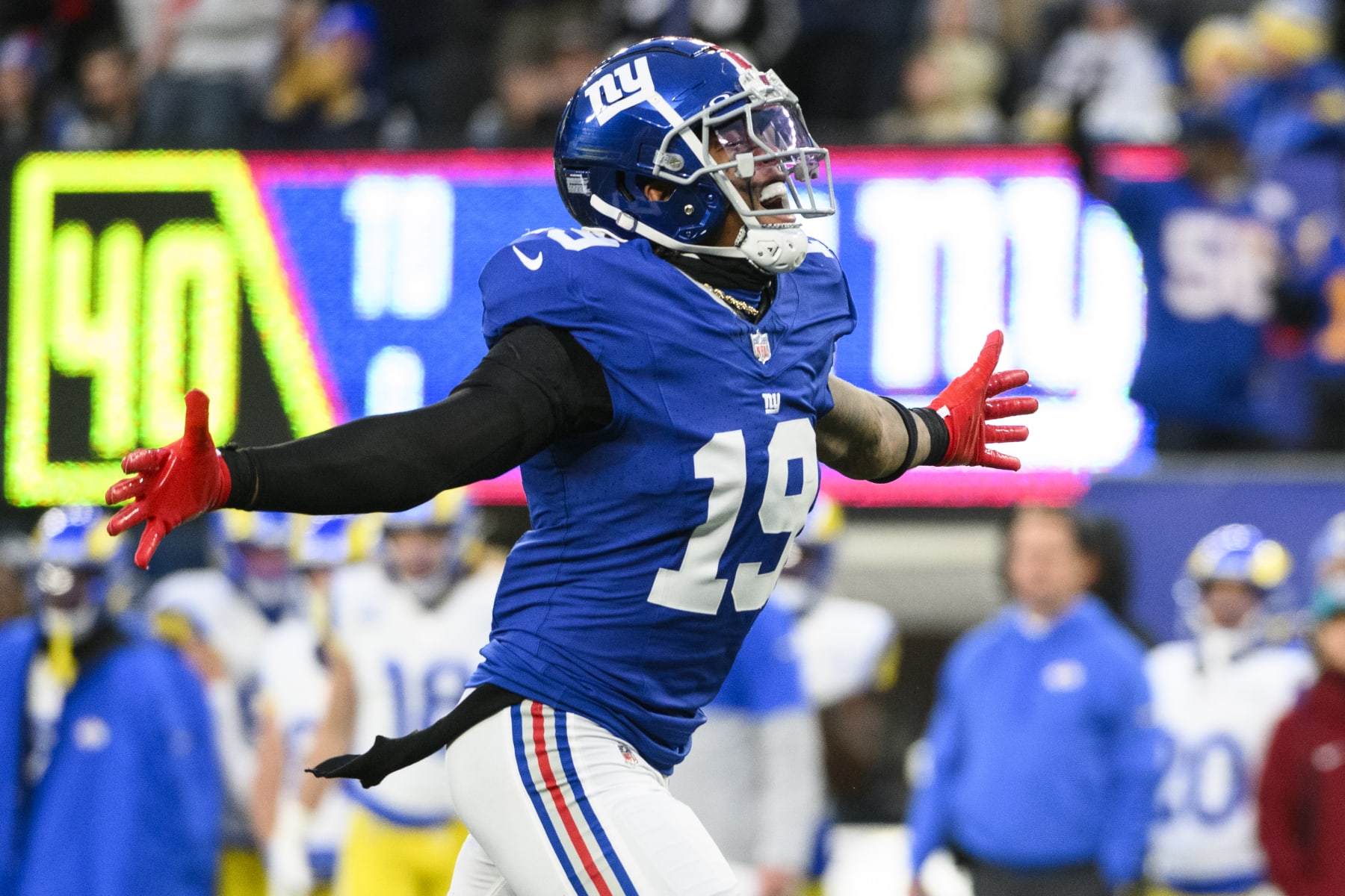 Isaiah Simmons, Giants Agree to New Contract in 2024 NFL Free Agency