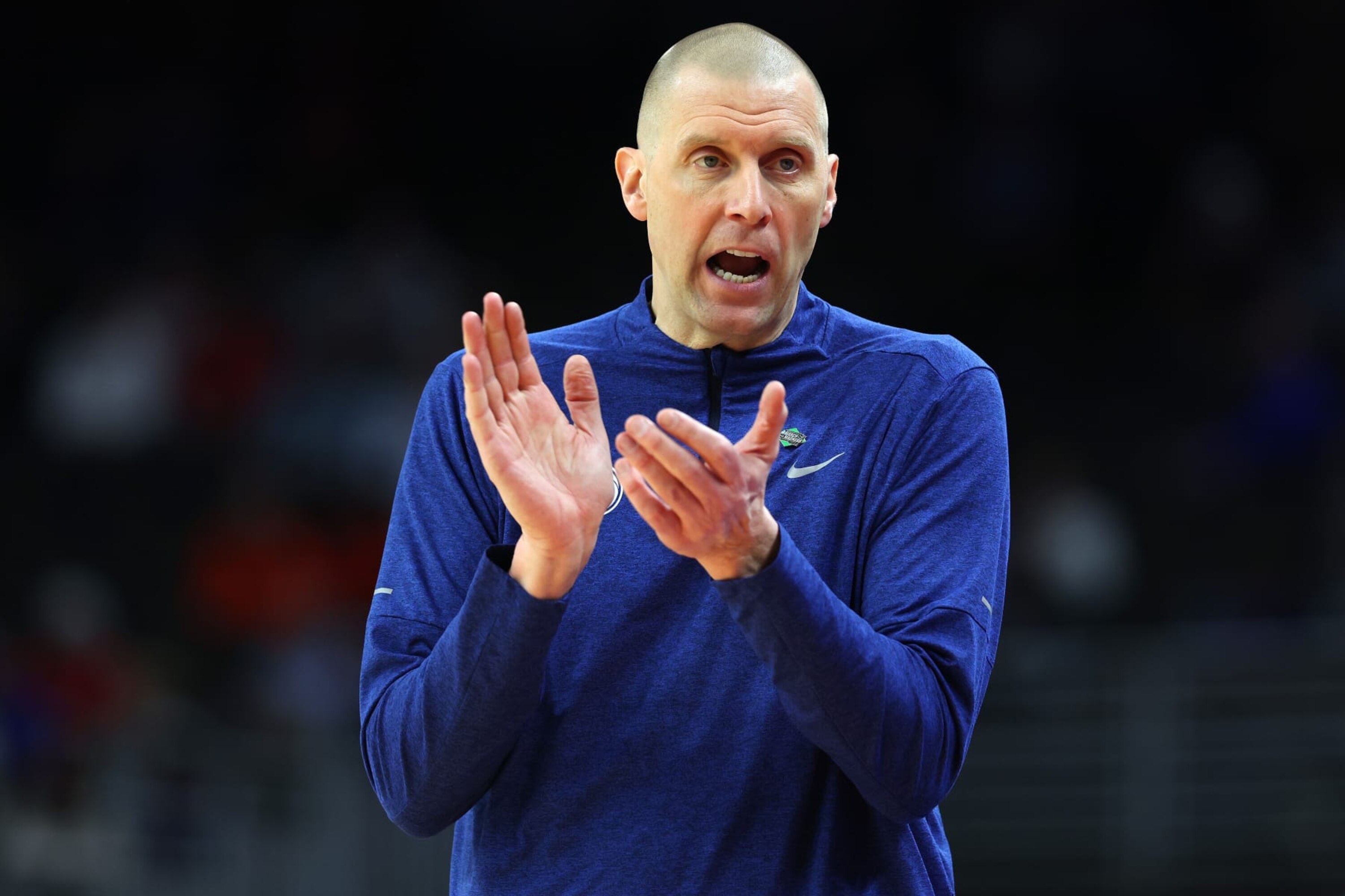 Video: Kentucky's Mark Pope Introduced as CBB HC with 1996 Championship ...