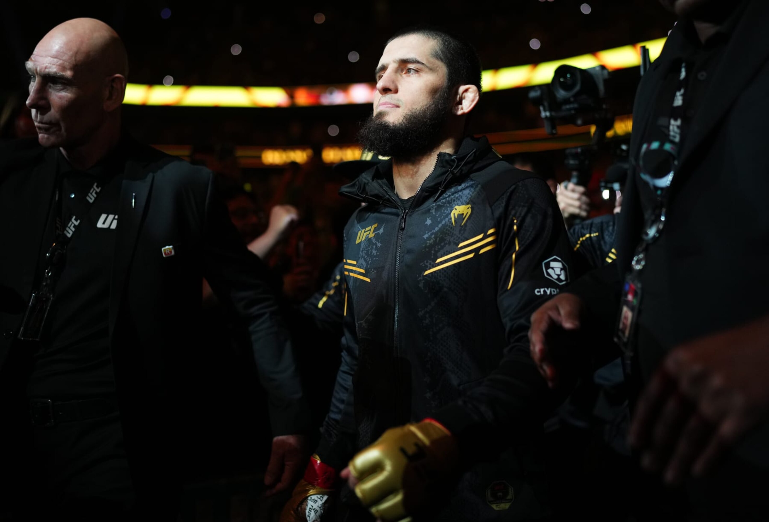 UFC's Islam Makhachev Calls Conor McGregor a 'Chicken' After Photo of ...