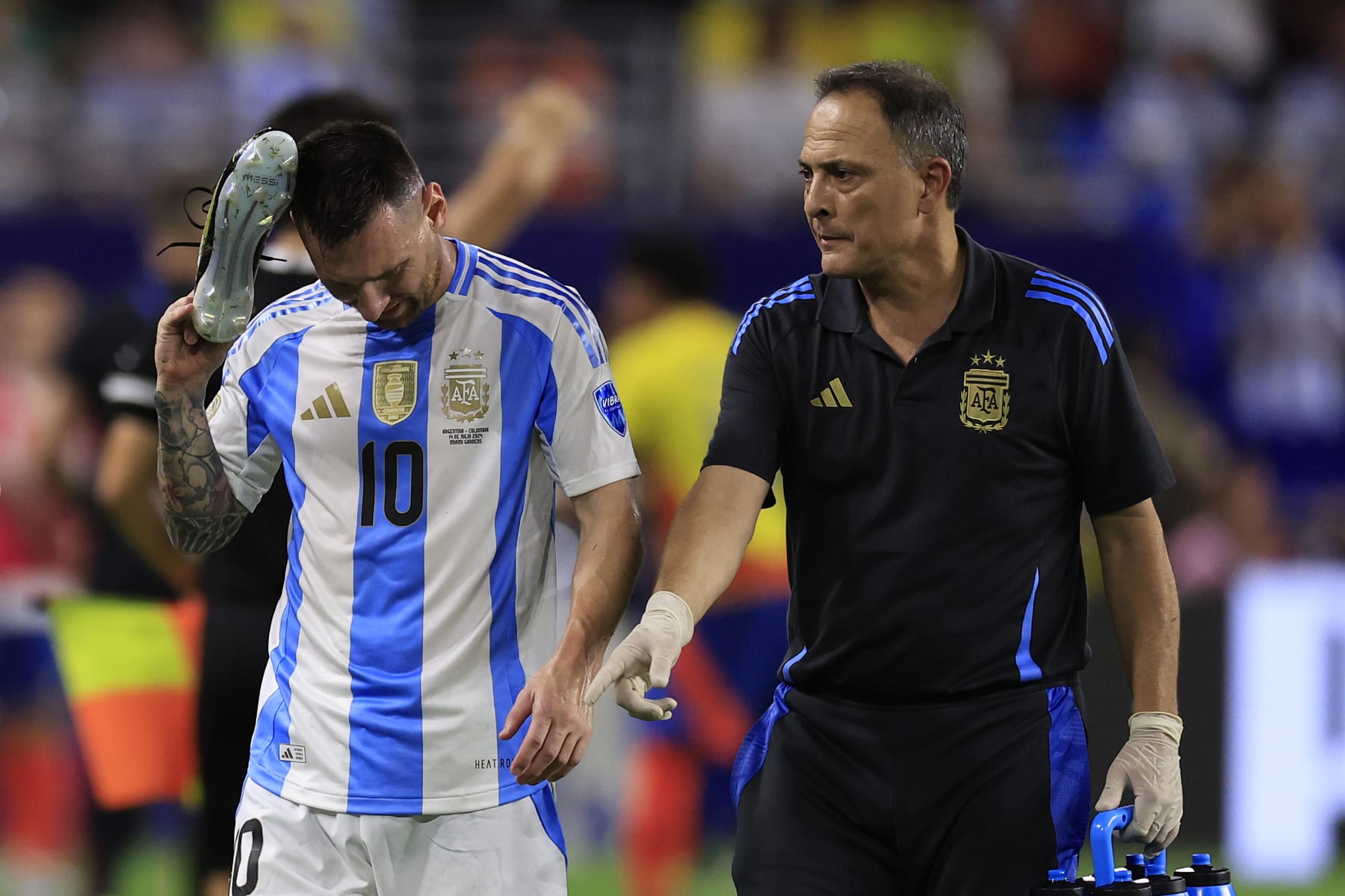Video: Lionel Messi Suffers Injury, Exits Argentina vs. Colombia Copa ...