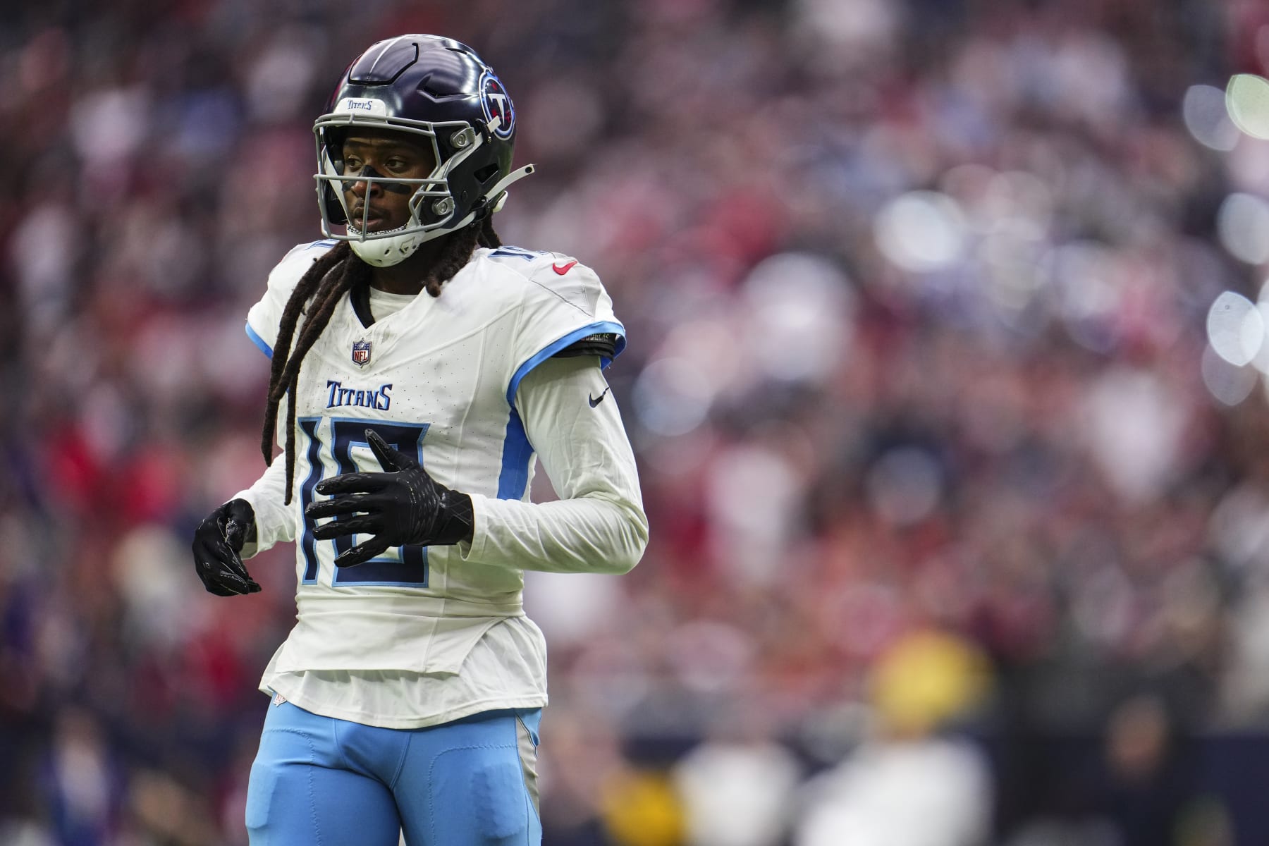 Titans' DeAndre Hopkins Avoids Surgery on Knee Injury; Will Miss ...