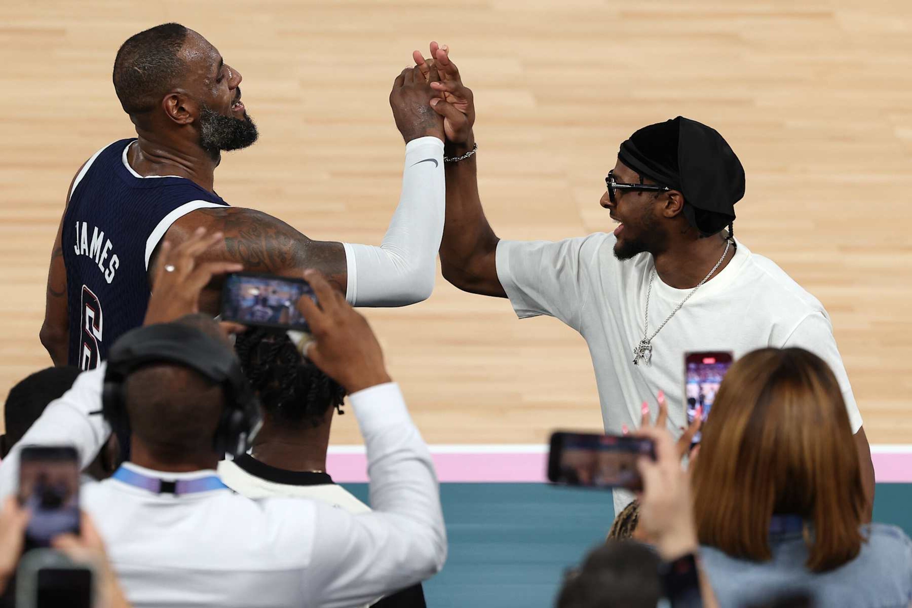 Lakers' LeBron James Posts IG Photo After Scoring on Bronny: Great ...