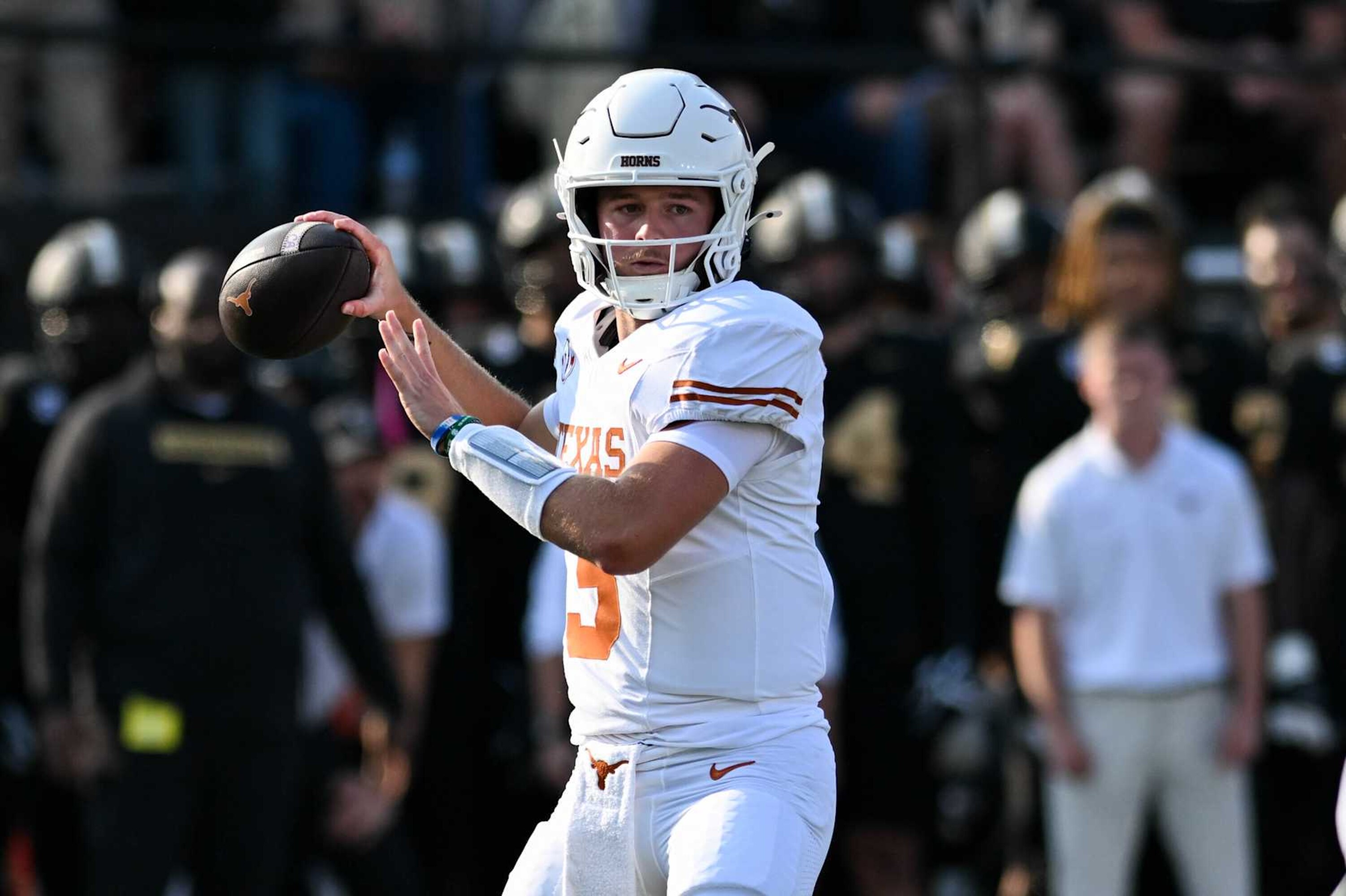 Texas' Sarkisian Praises Quinn Ewers: Vandy Win Shows 'True Character ...