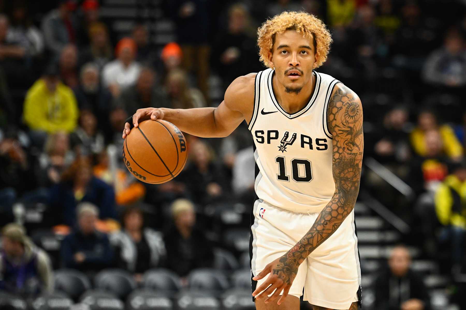 Spurs' Jeremy Sochan Suffers Fractured Thumb, Will Undergo Surgery on Injury