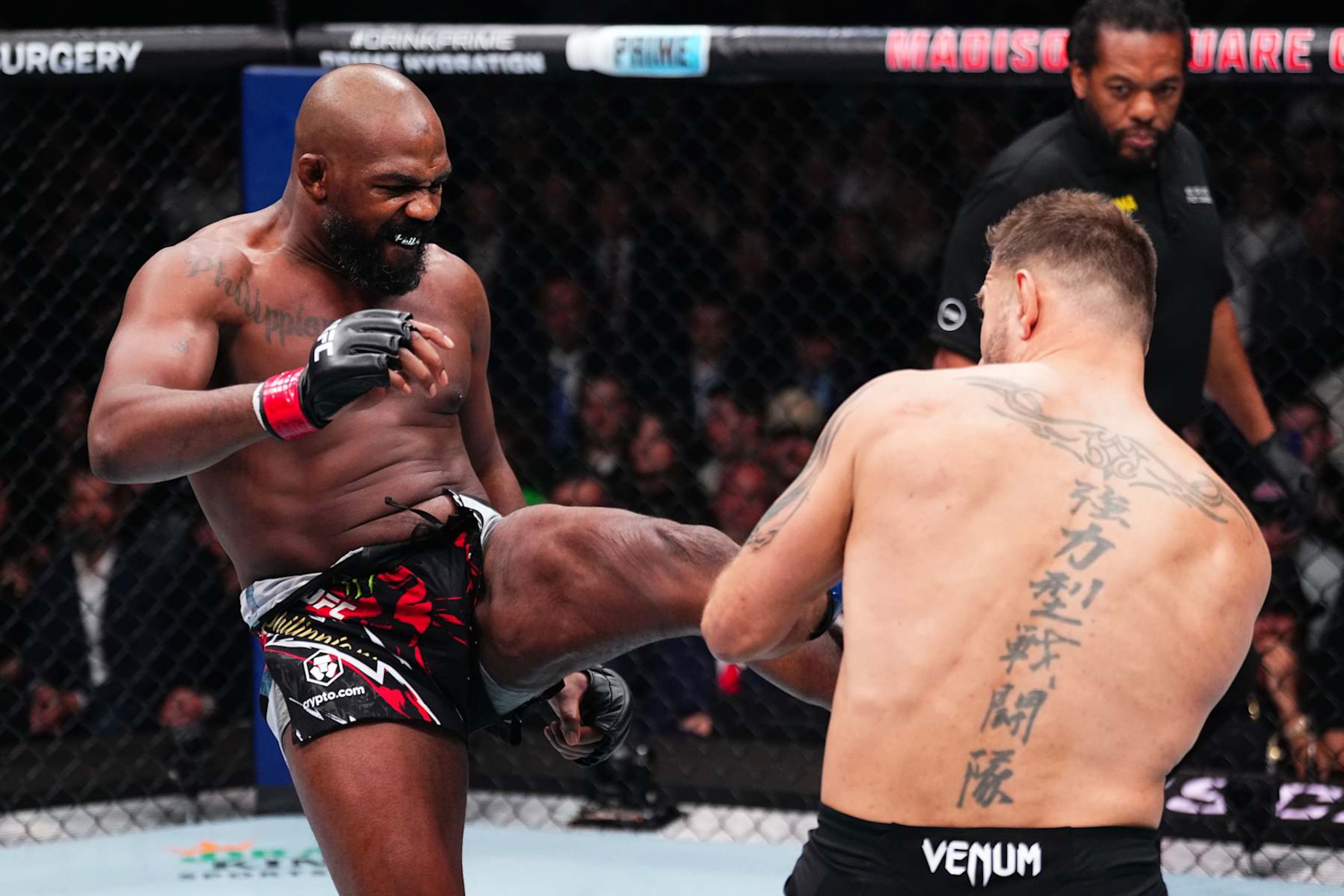 Jon Jones Retains Heavyweight Title with KO Win; Stipe Miocic Retires ...