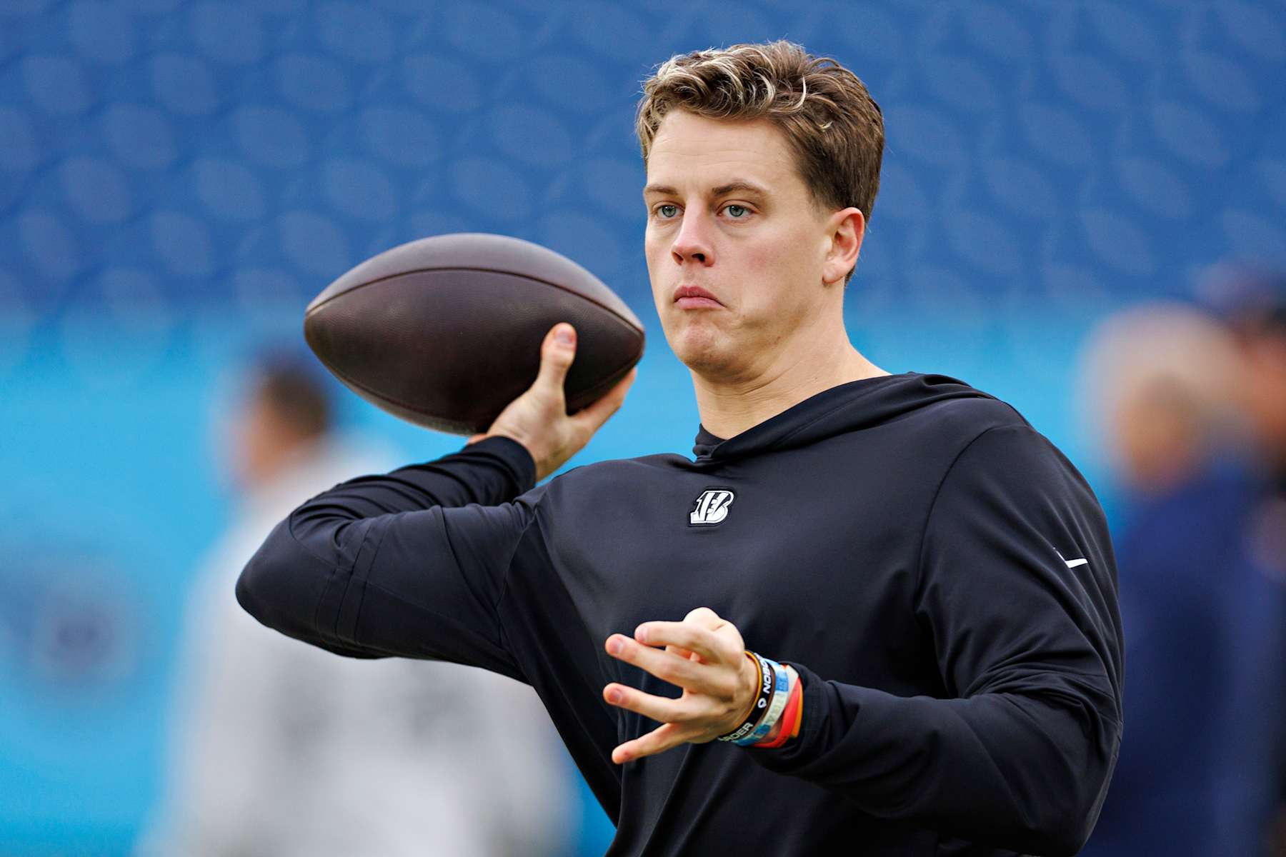 Joe Burrow Gave Bengals Linemen Authentic Japanese Katana Swords as ...