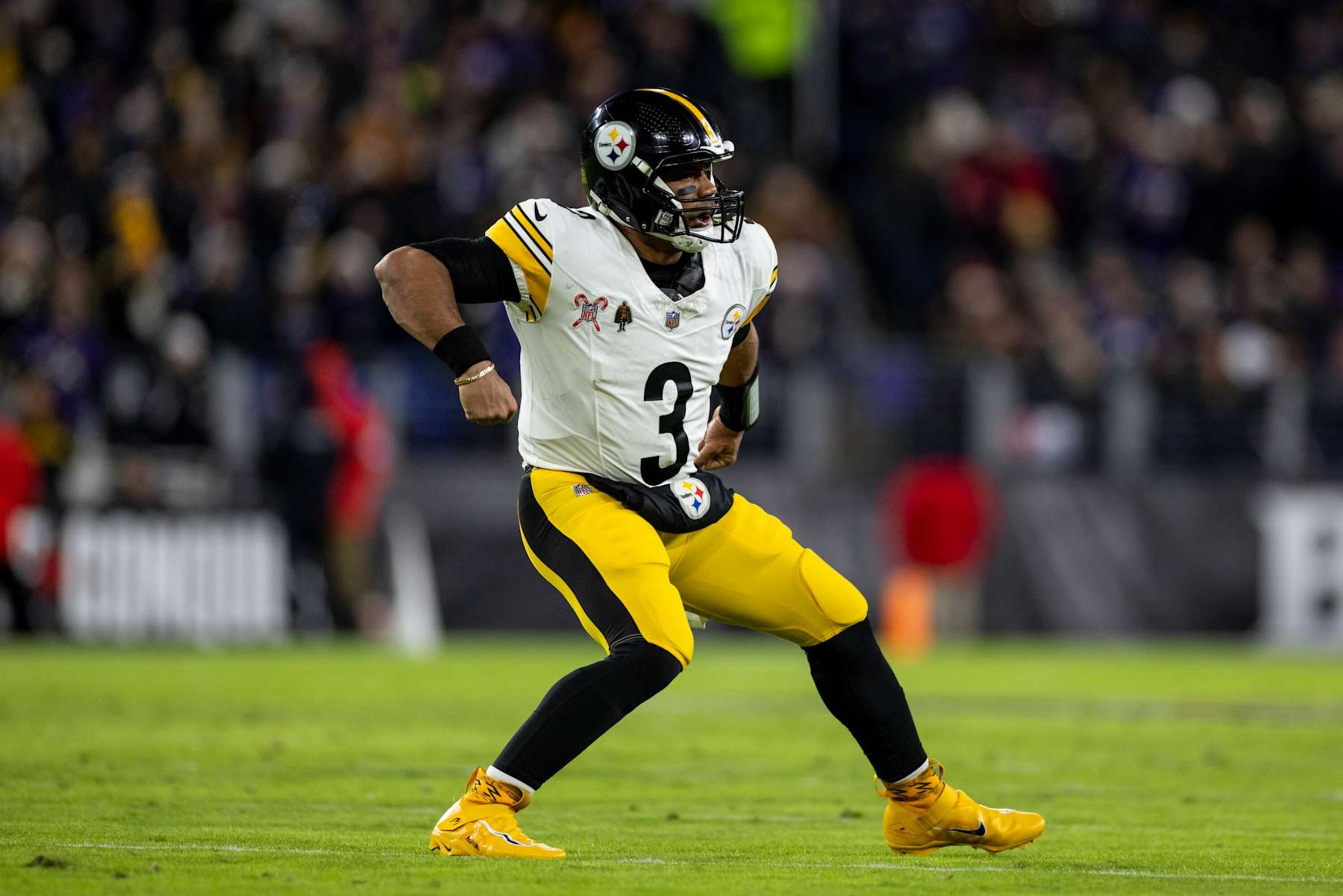 Schefter: Steelers Want to Keep Russell Wilson on New Contract in NFL ...