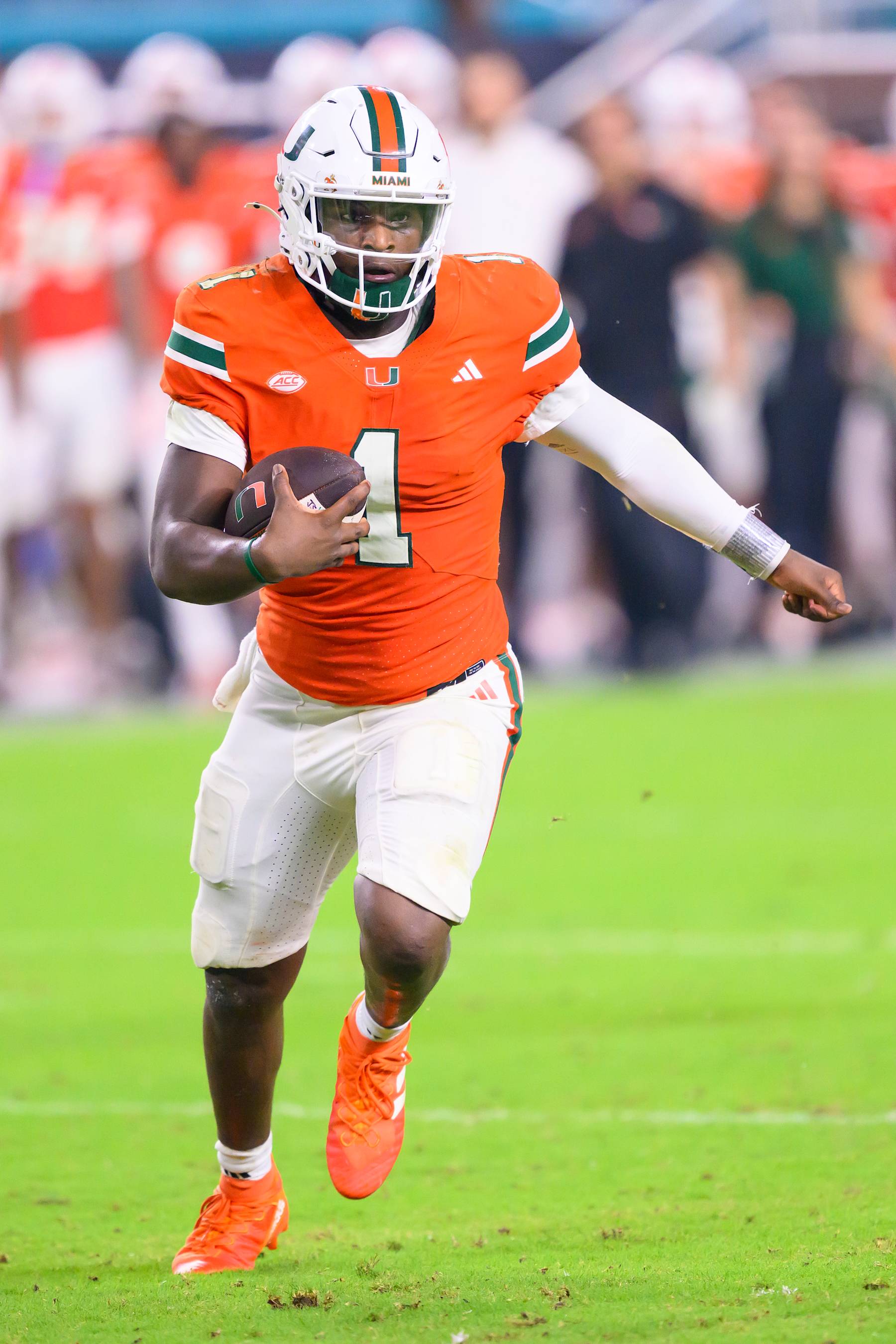 Report: 'Multiple' Scouts Have Cam Ward as QB1 over Shedeur Sanders in ...