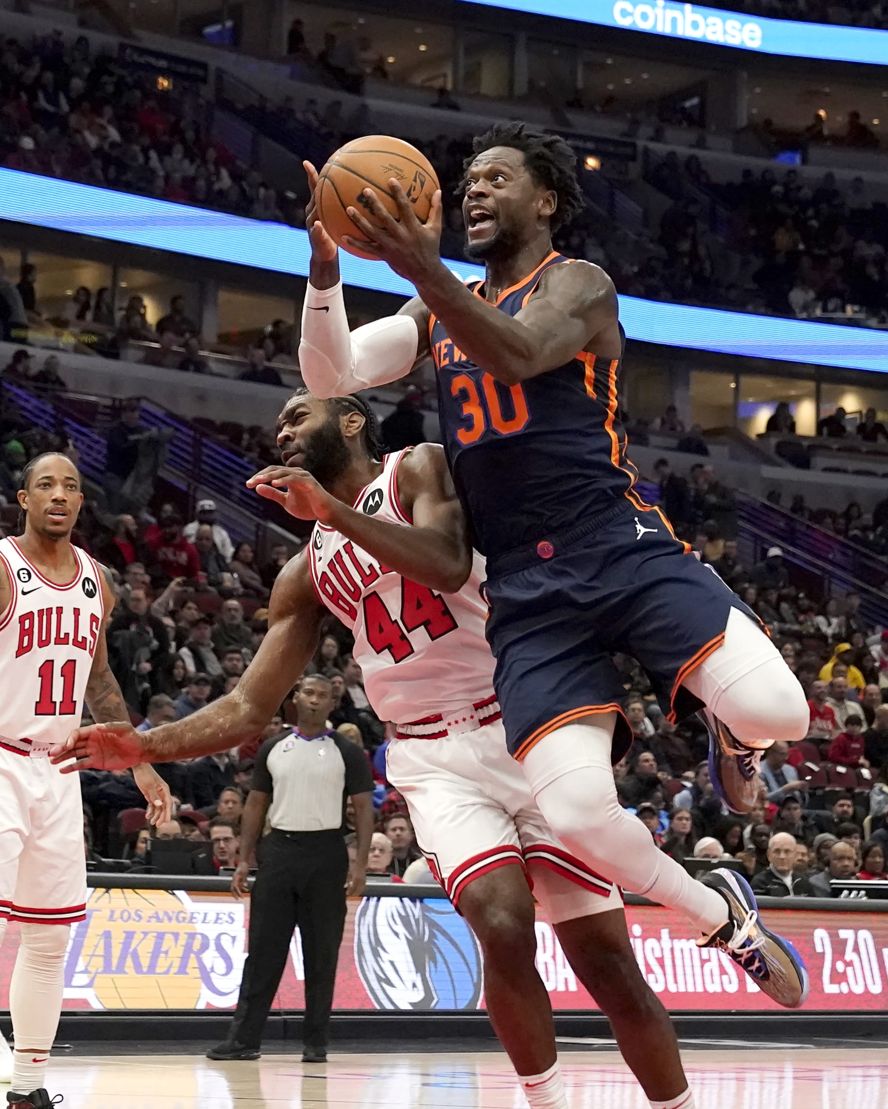 NBA Twitter Loves Julius Randle's Dominance as Red-hot Knicks Beat Bulls