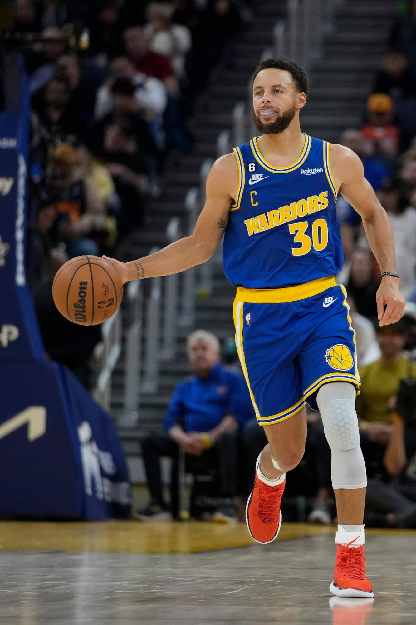 Warriors' Stephen Curry Names His All-Time NBA Starting 5 with Michael ...