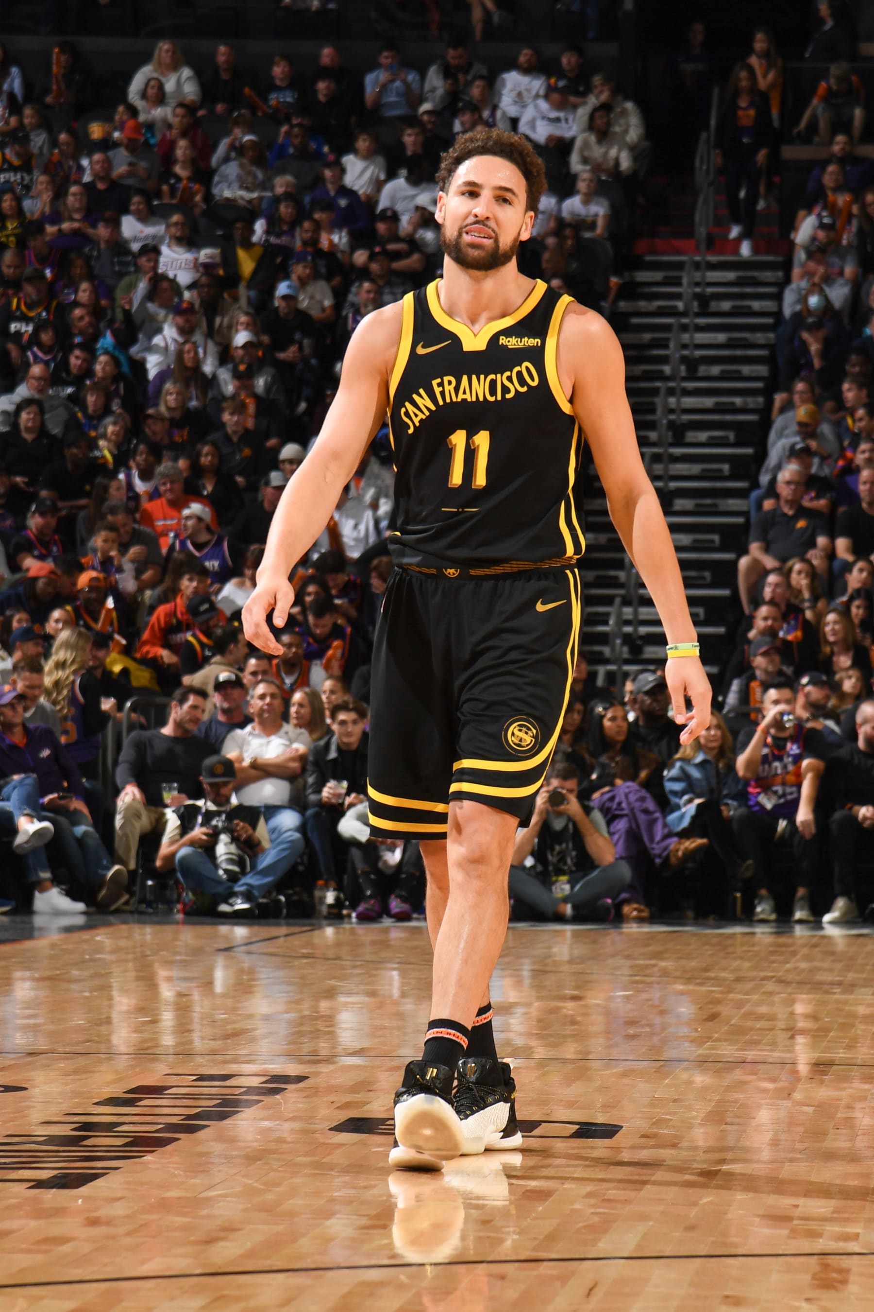 Klay Thompson Rumors: Warriors Contract Talks 'Weighing' on Star Amid ...