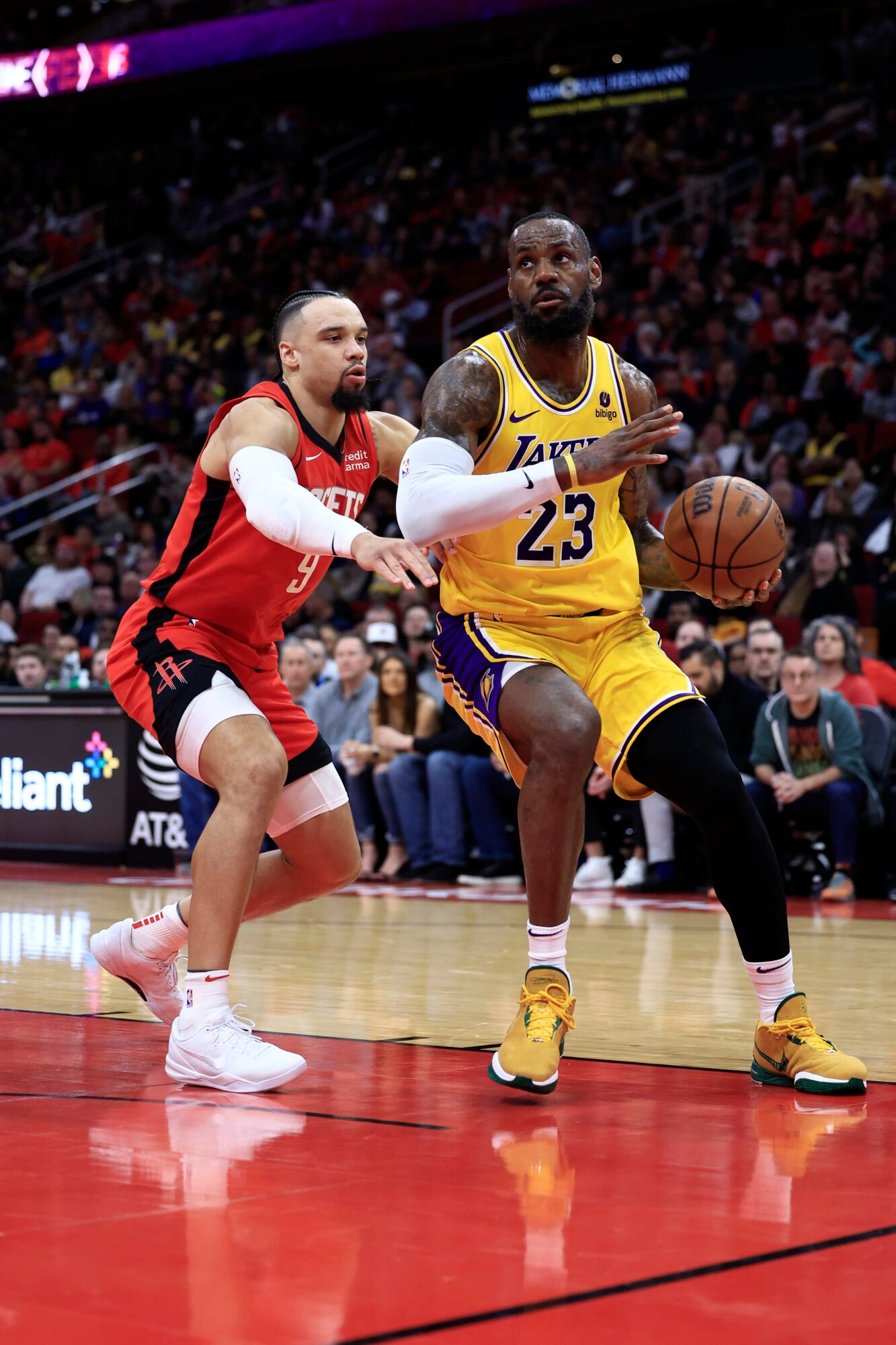 Lakers Criticized by NBA Fans as LeBron James, LAL Lose to Dillon ...