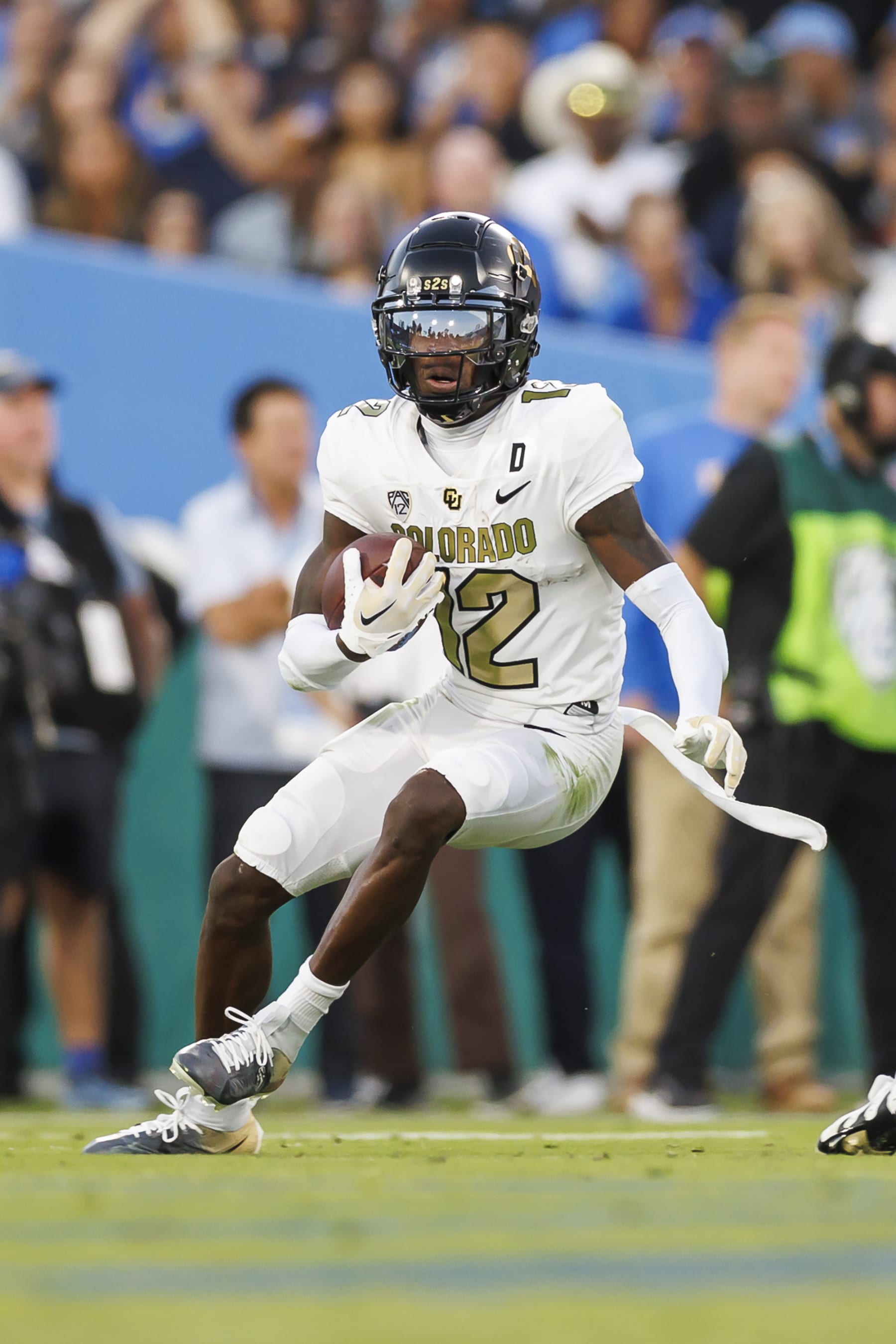 Video: Colorado's Travis Hunter Surprises Mom with 5-Bedroom Dream House