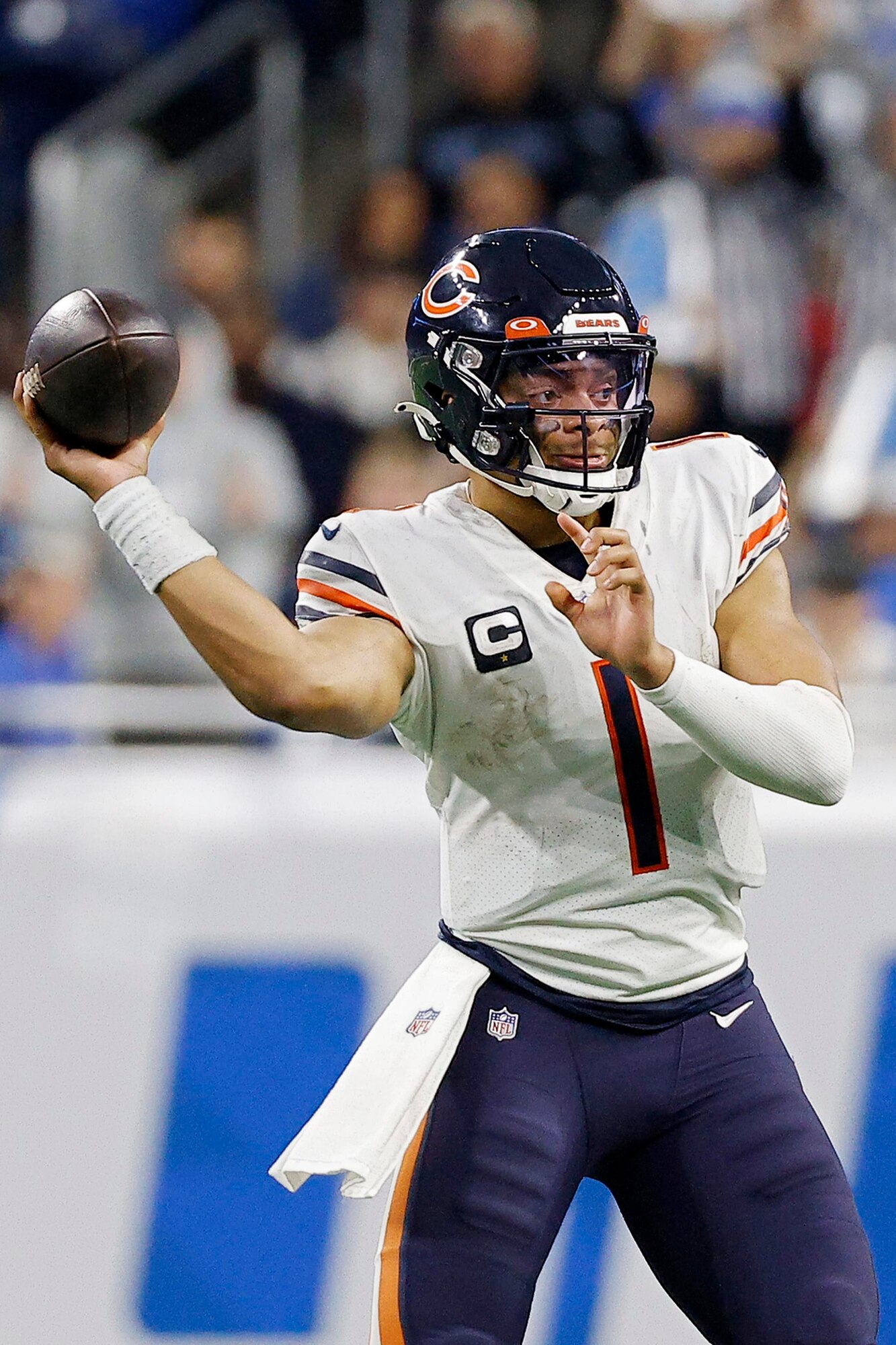 Bears GM: Have to Be 'Blown Away' to Draft QB No. 1; Fields Must ...