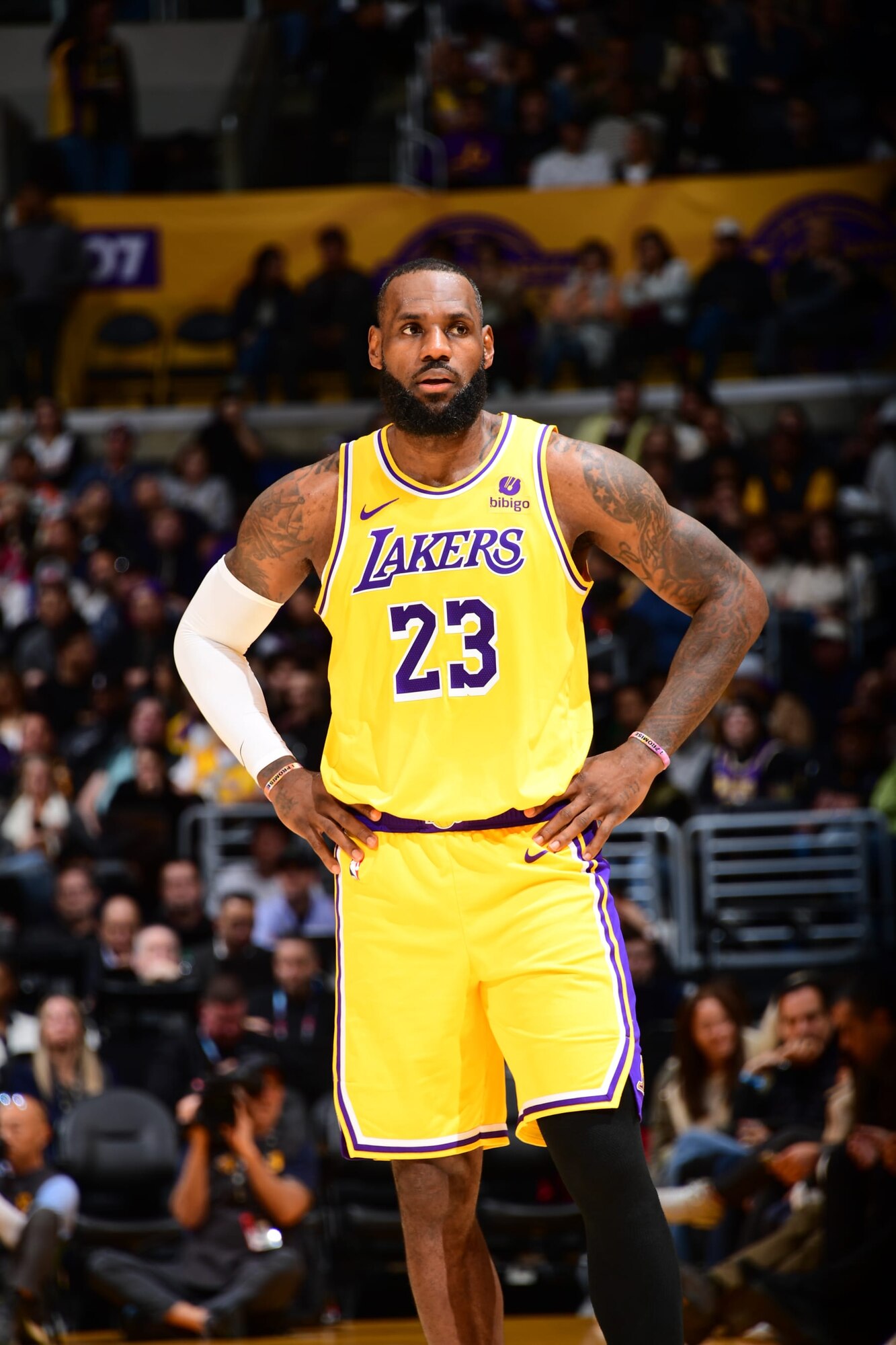 Lakers Ripped by NBA Fans After LeBron James, LA Suffer Embarrassing ...
