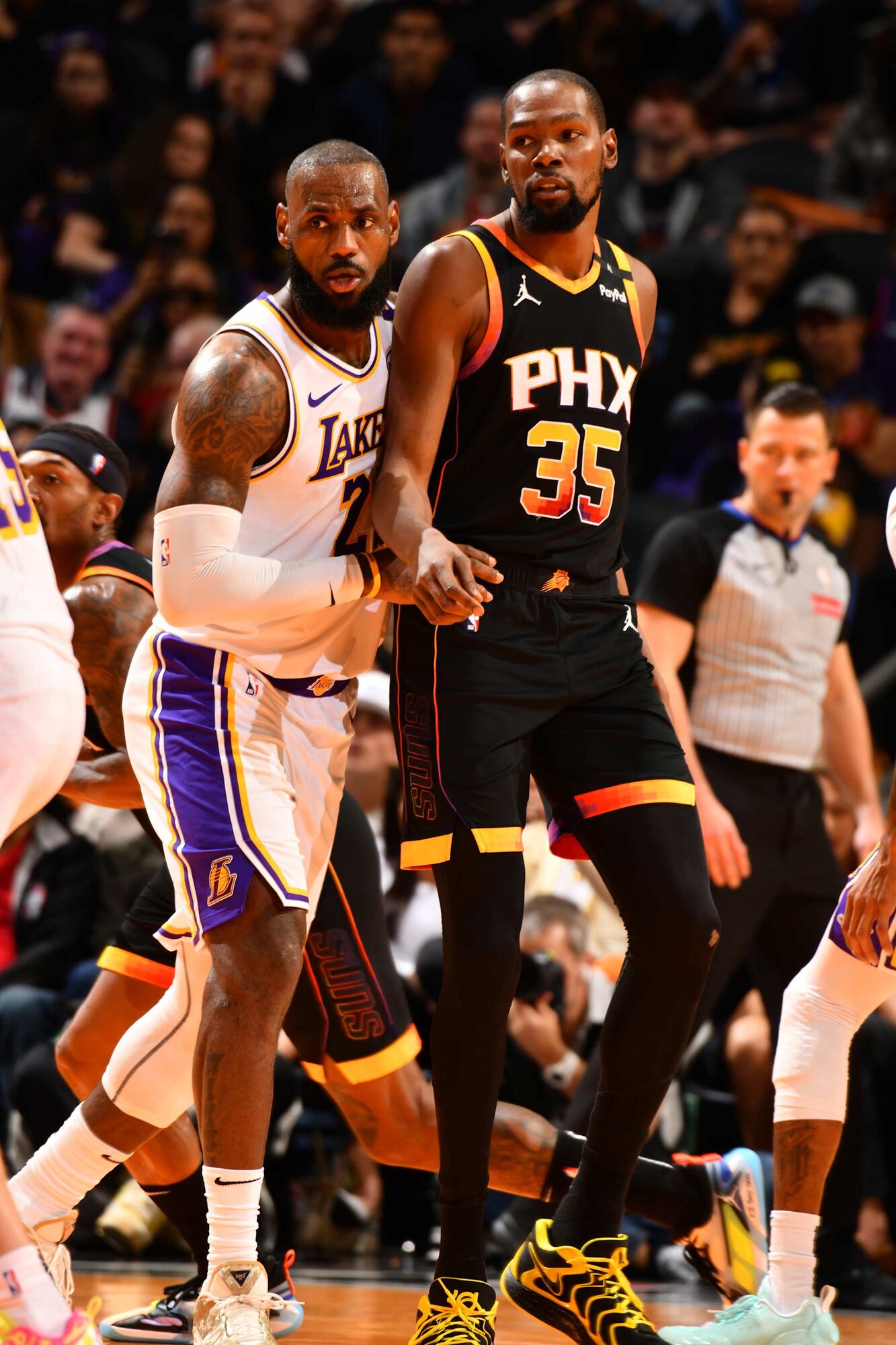 LeBron James, Lakers' Effort Ripped by NBA Fans After Blowout Loss to ...