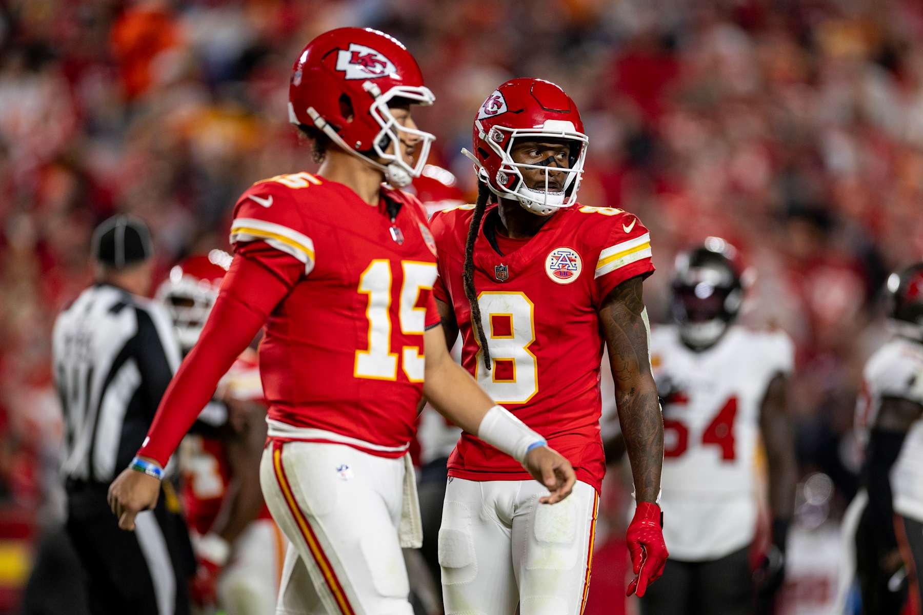 DeAndre Hopkins Defends Patrick Mahomes, Compares QB to Michael Jordan ...