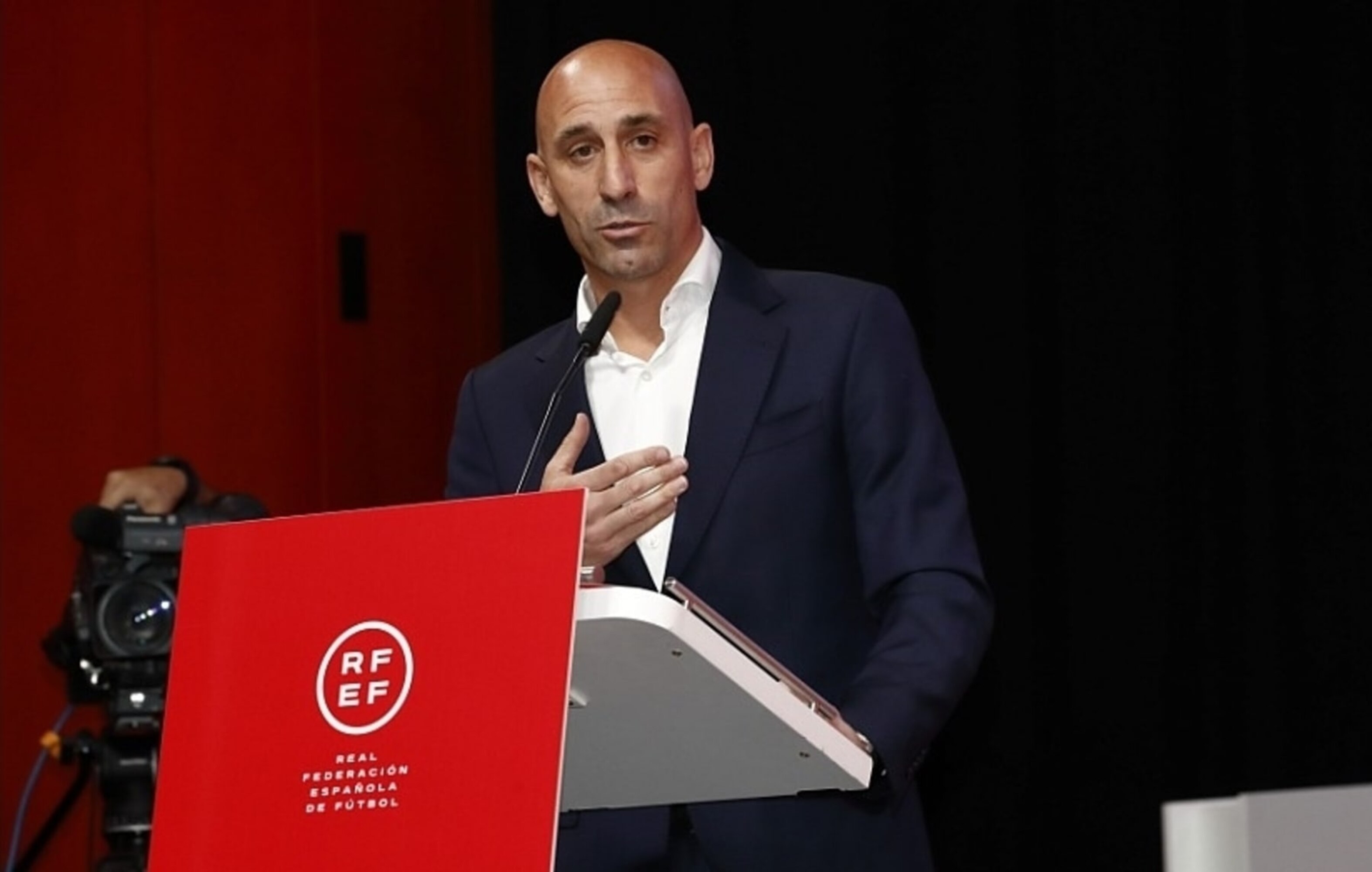 Luis Rubiales' Mother Ángeles Béjar Locked Herself in Church and Is on ...