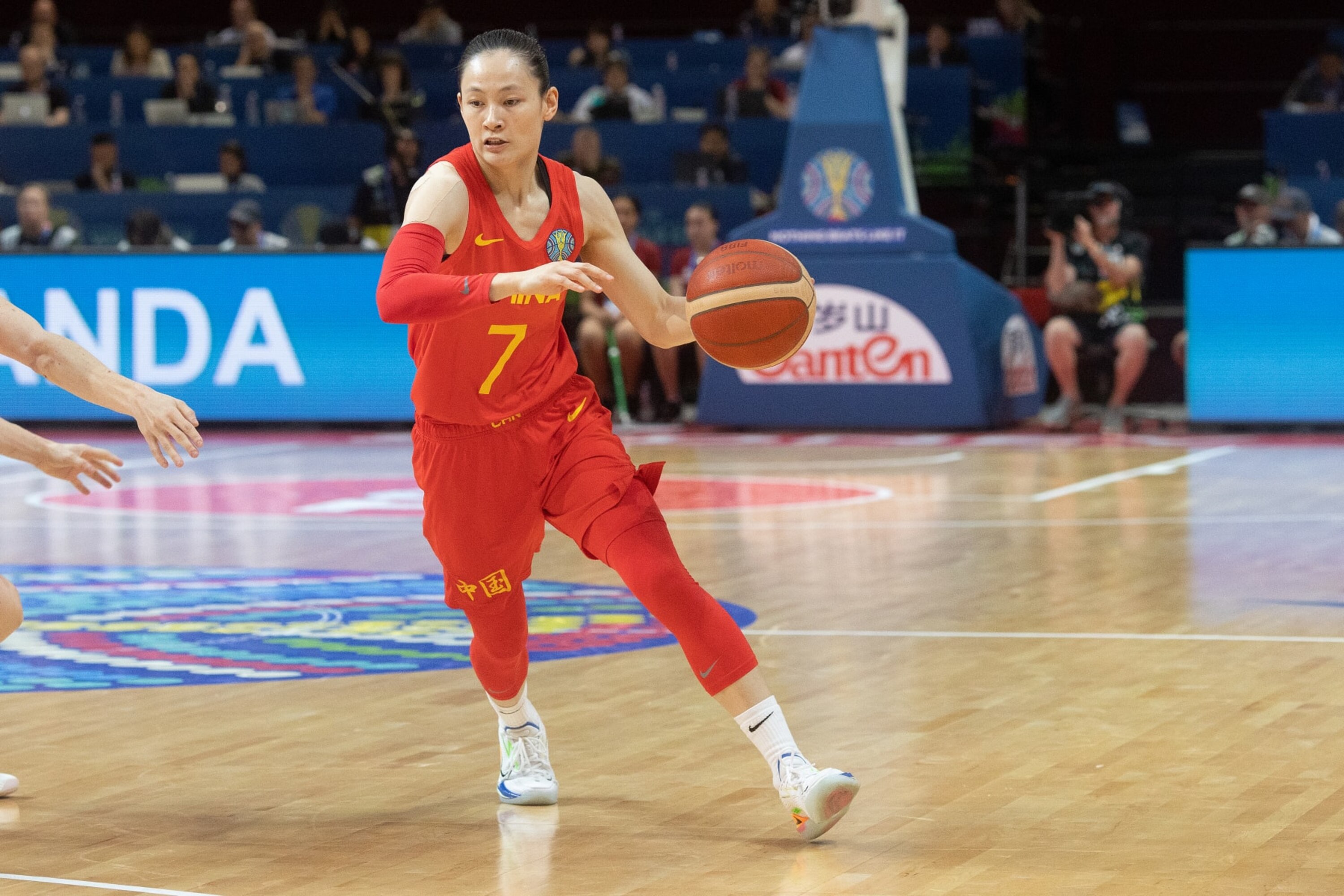 Yang Liwei Signs Sparks Contract; LA's 2nd China-Born Player in Team ...