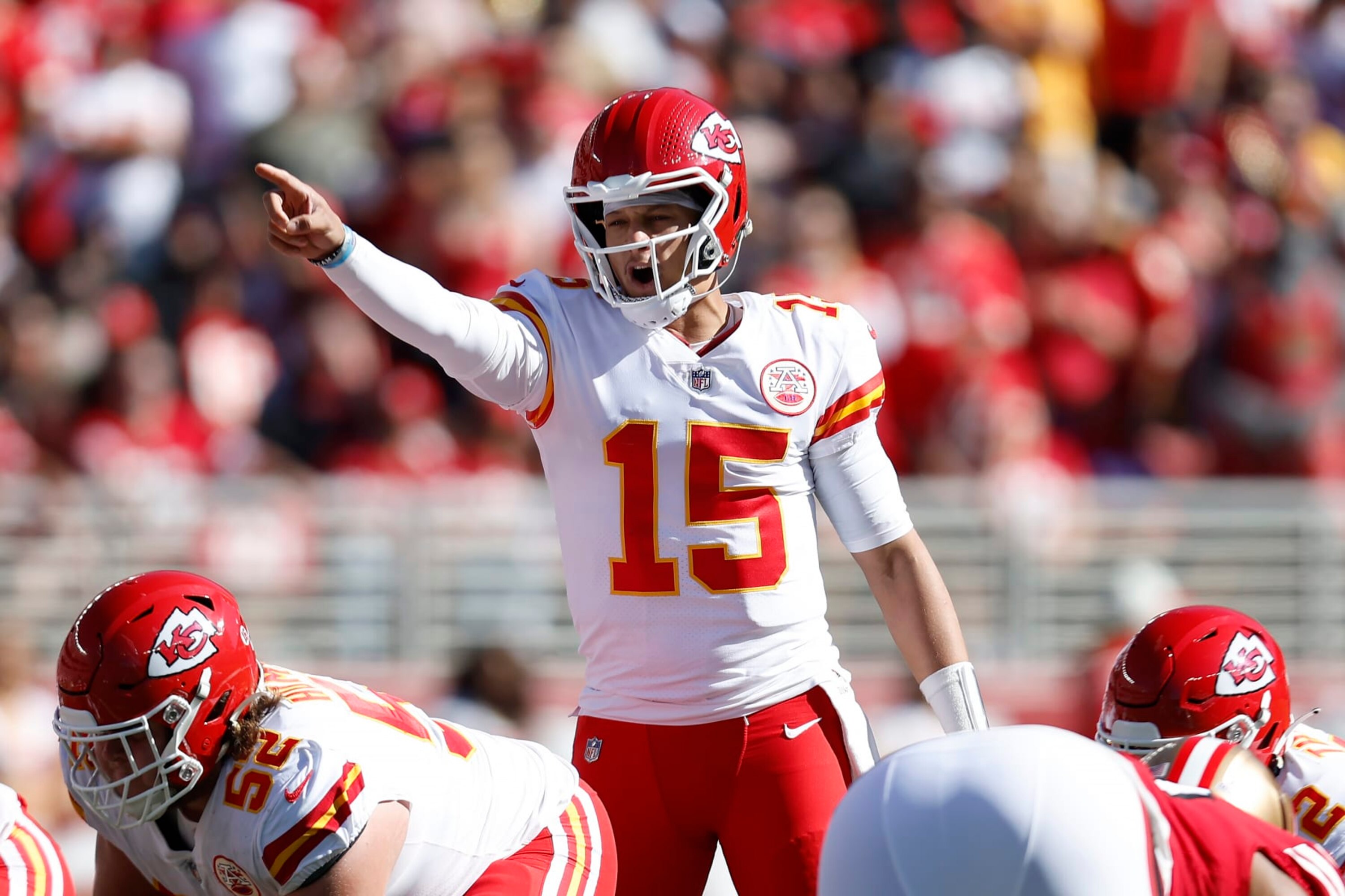 NFL Exec: Chiefs Rest Patrick Mahomes' Arm Like MLB Pitcher Due to Lack ...