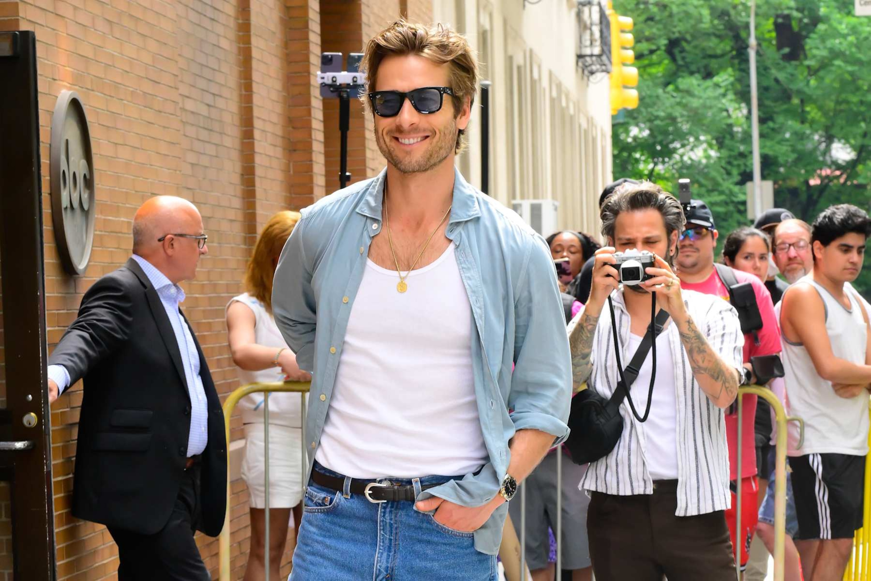 Glen Powell as Eli Manning's 'Chad Powers' Character Revealed in Photo ...