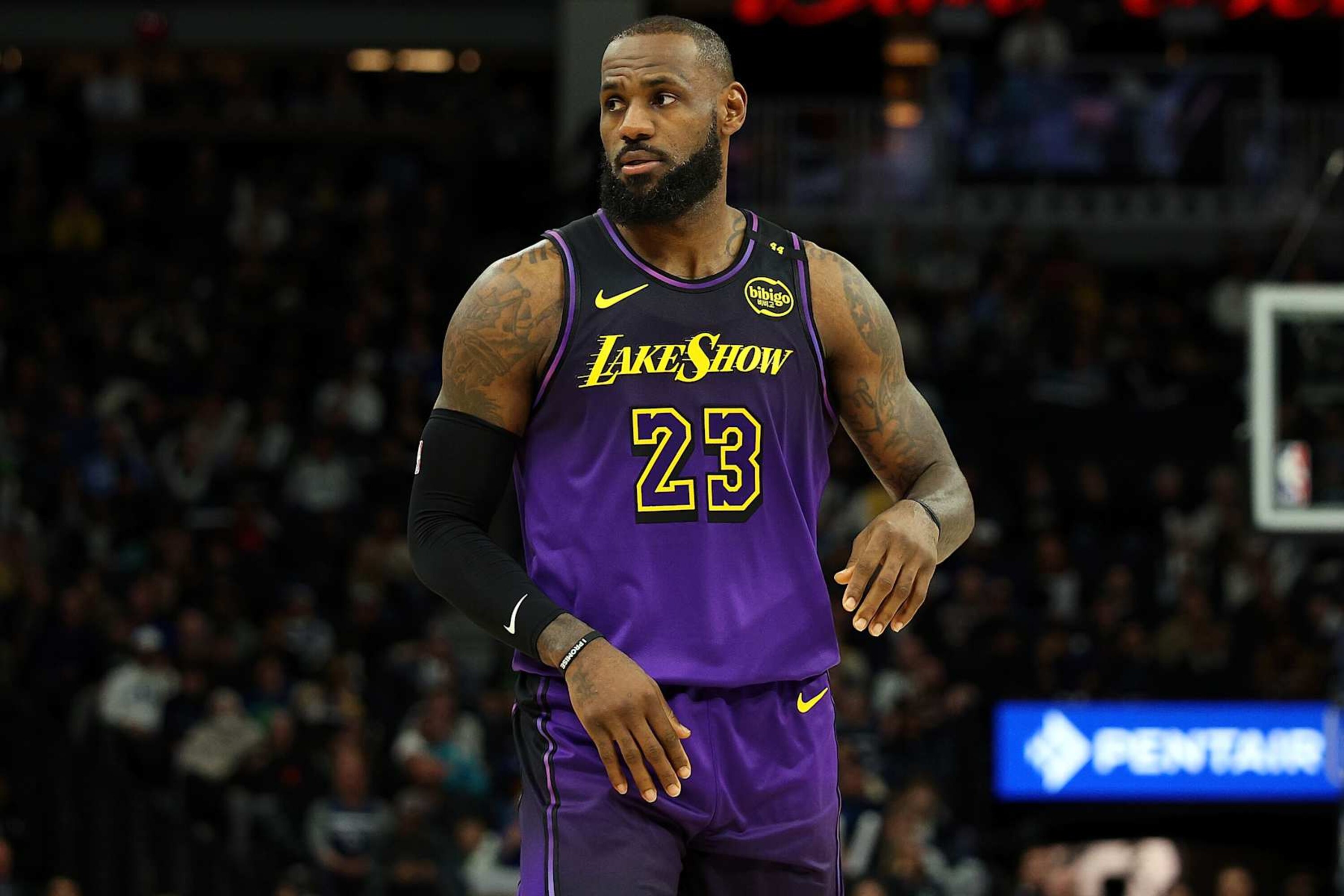 NBA News: LeBron James Reportedly Out with Illness for Lakers vs. De ...