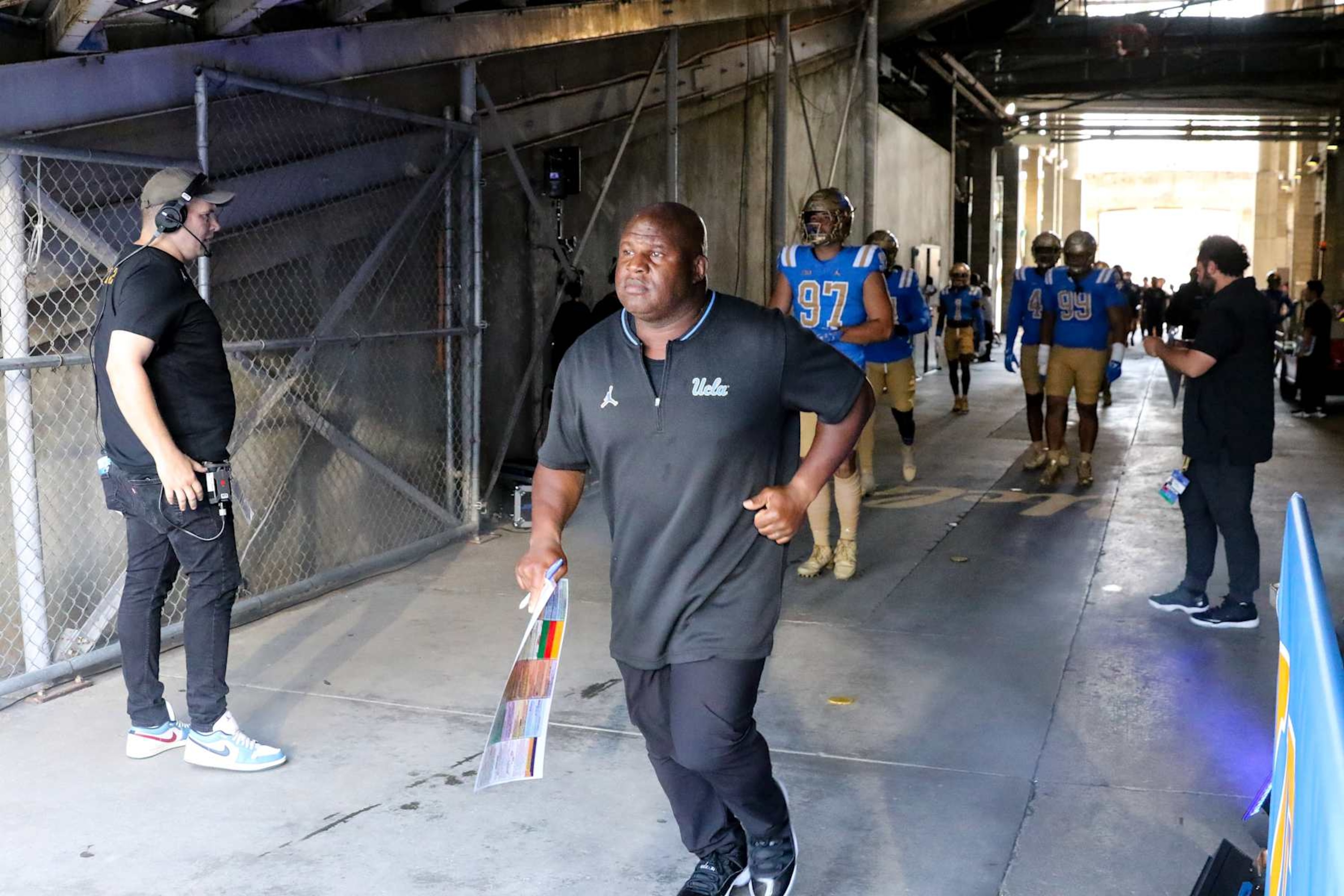 Eric Bieniemy Parts Ways with UCLA as OC 1 Season After Leaving NFL for CFB