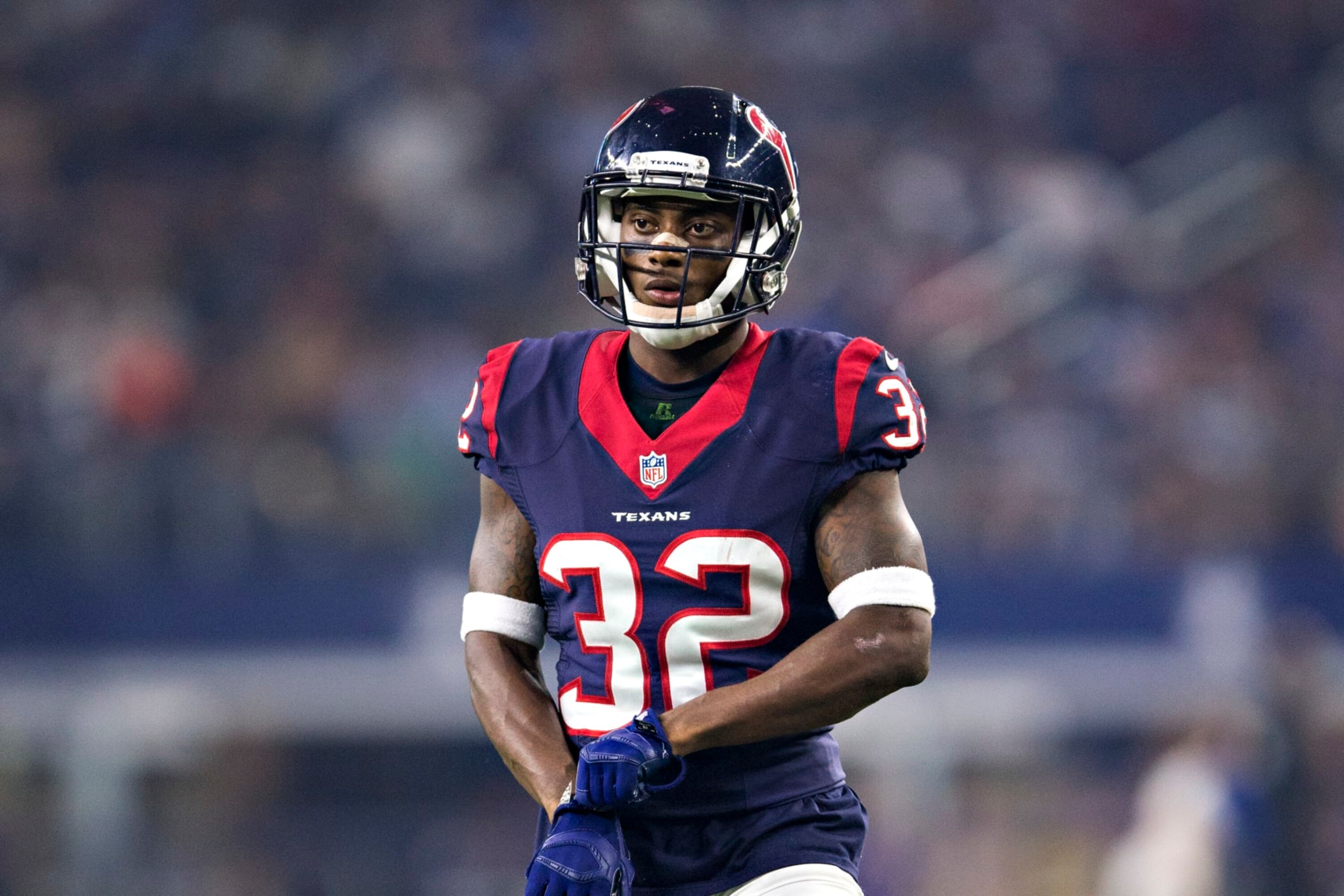 TMZ: Former NFL DB Robert Nelson Jr. Was Arrested for Alleged Illegal ...