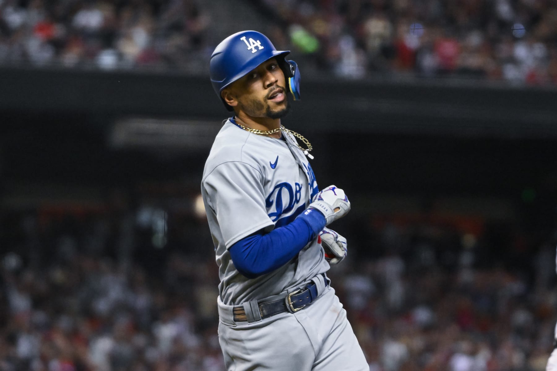 Mookie Betts, Dodgers Called Out as Frauds By Fans After Being Swept By ...
