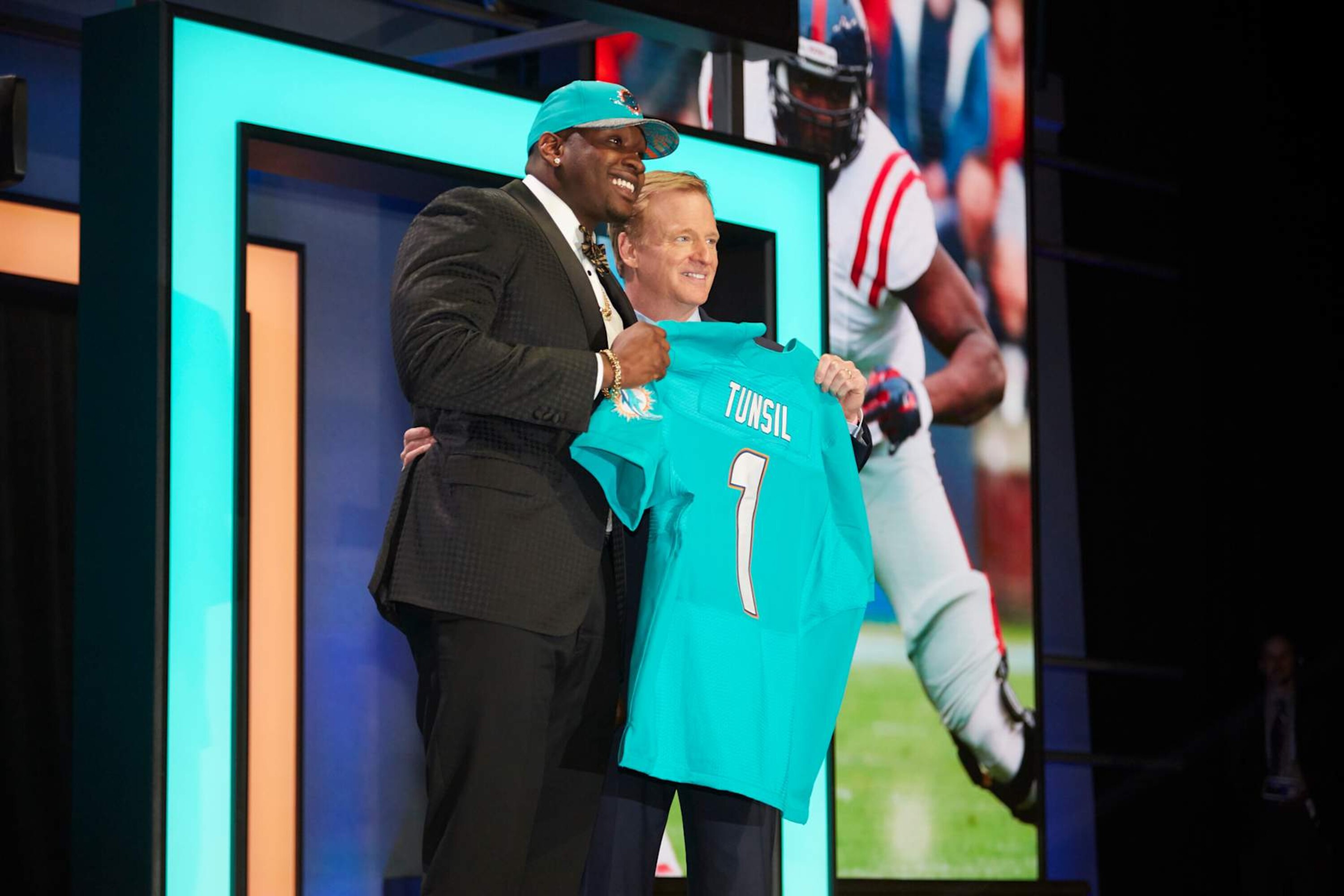 Texans' Laremy Tunsil Opens Up About 2016 NFL Draft Slide for Viral Gas ...