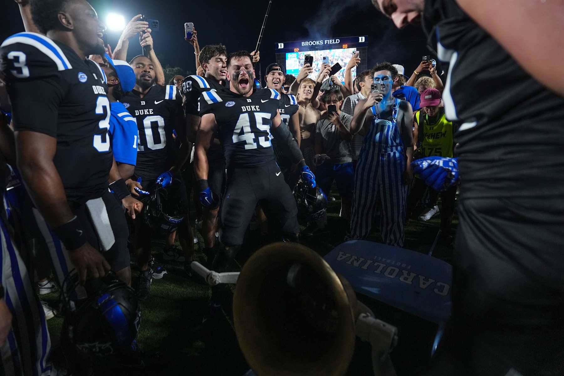 Photo: Duke Trolls UNC Football After 1-Point Win amid Historic CBB Rivalry
