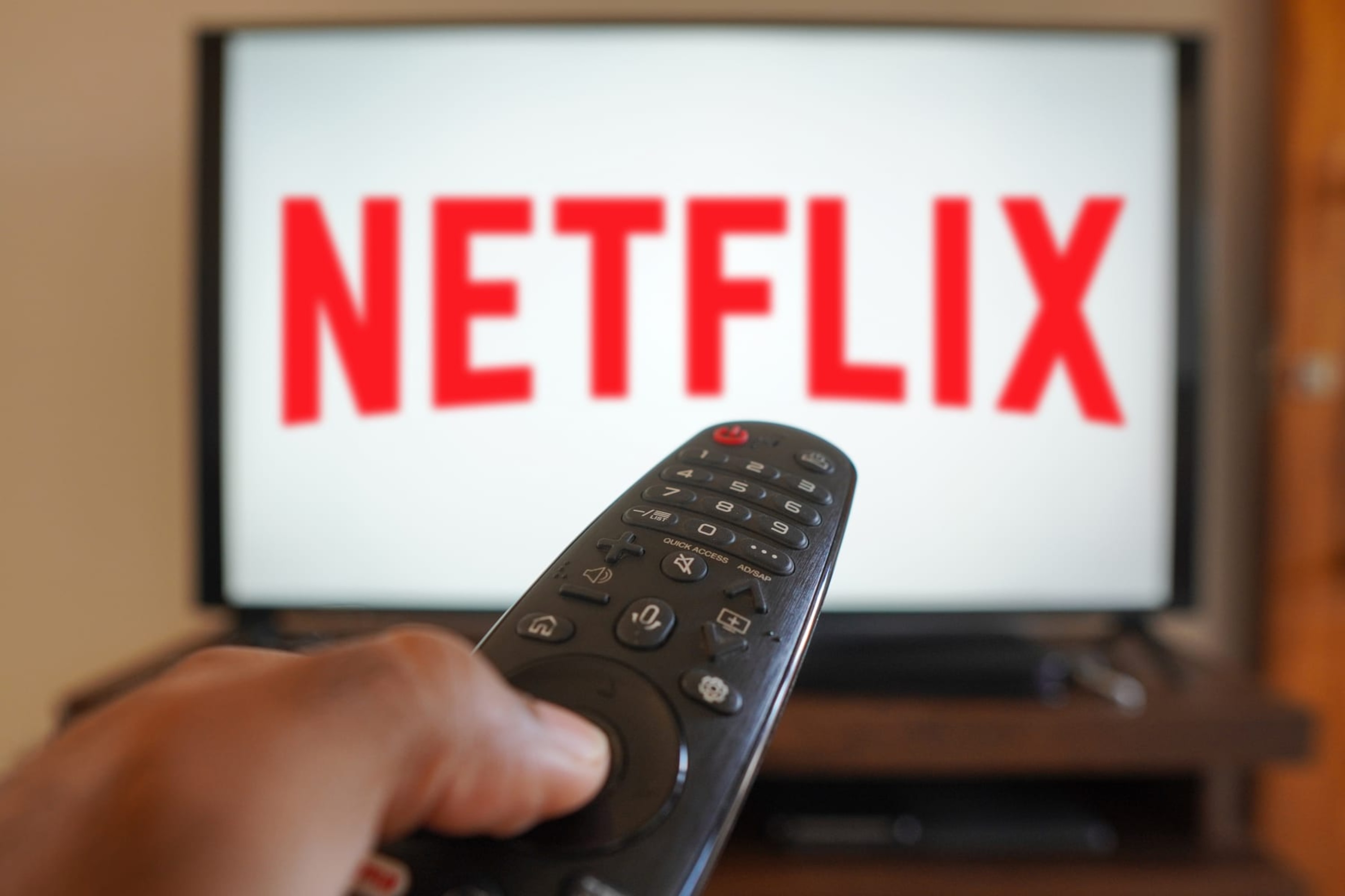 NFL, Netflix Announce 3-Year Contract to Stream Christmas, Holiday ...