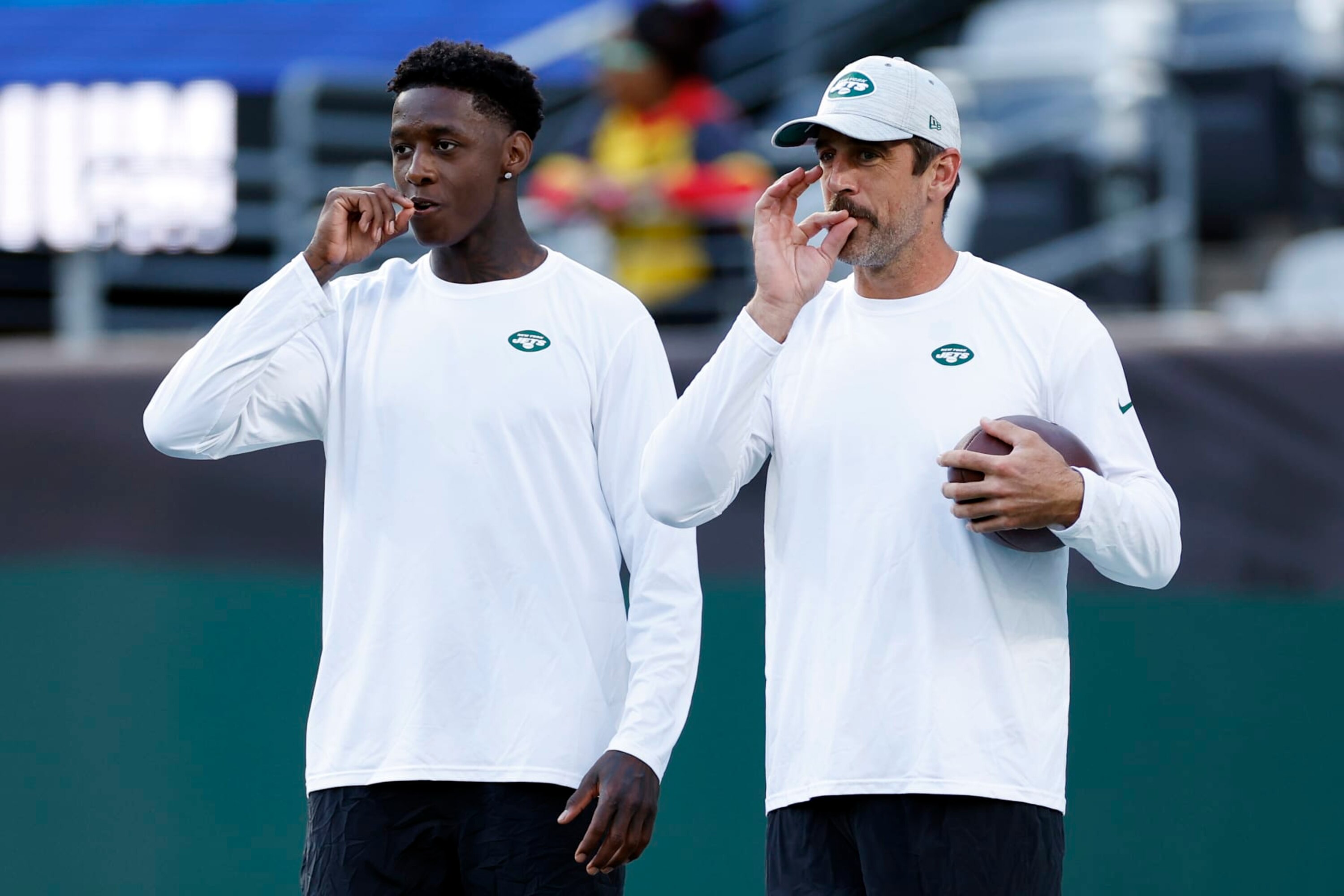 Sauce Jokes About Aaron Rodgers Rumors: 'That's Why He Ain't Been ...