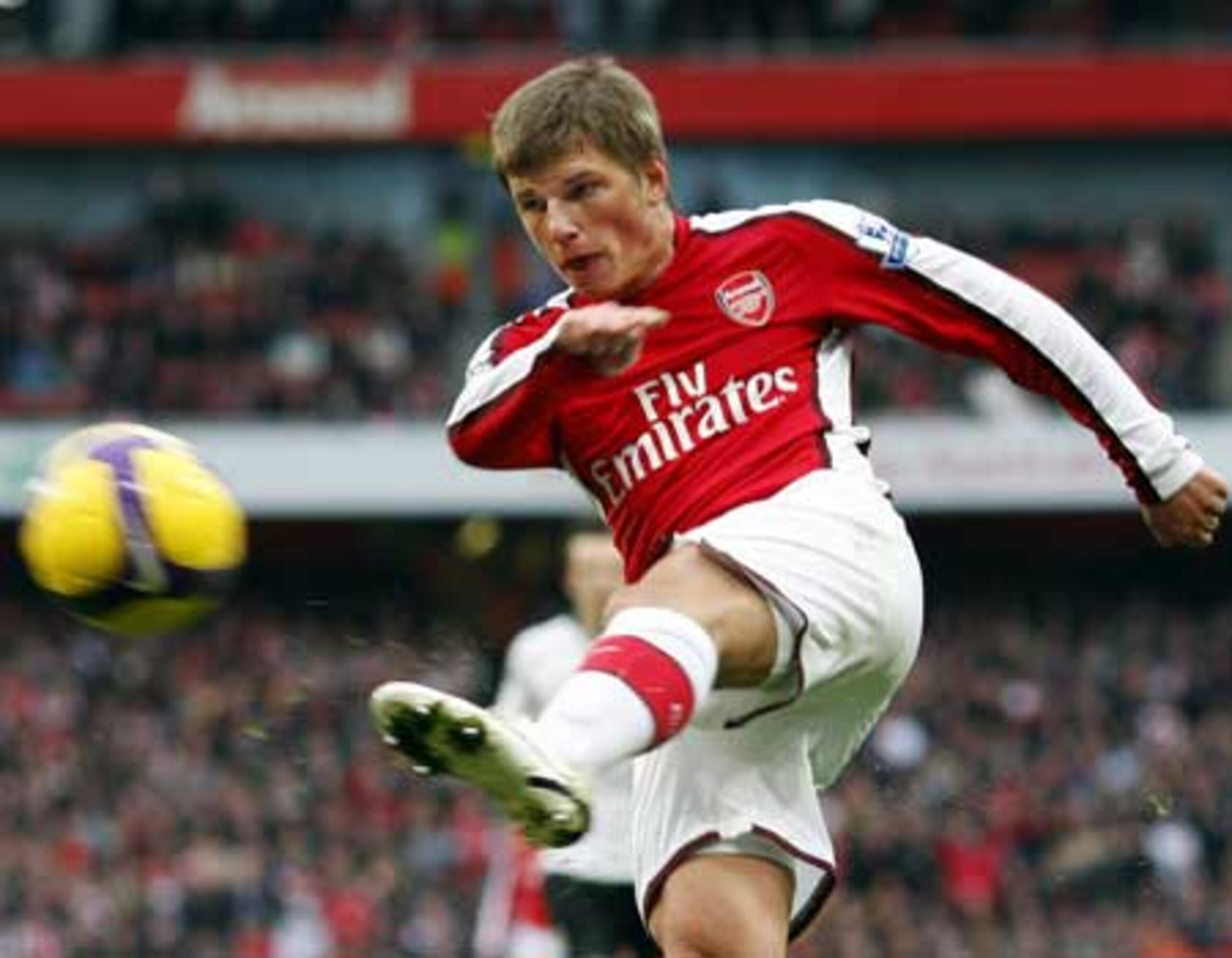 World Football: Top 10 Classic Volleys