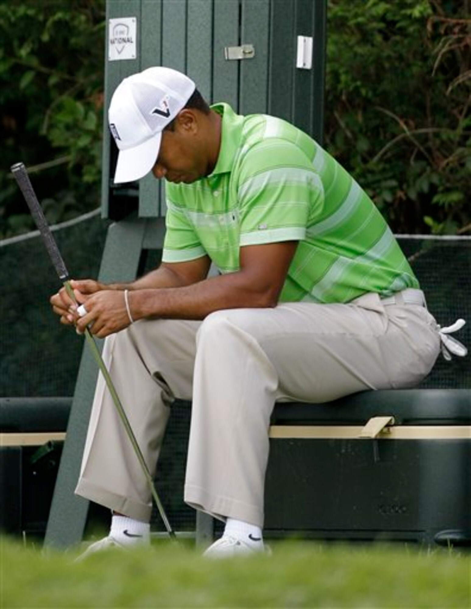 Tiger Woods: 10 Lessons He Could Learn From Michael Vick's Comeback