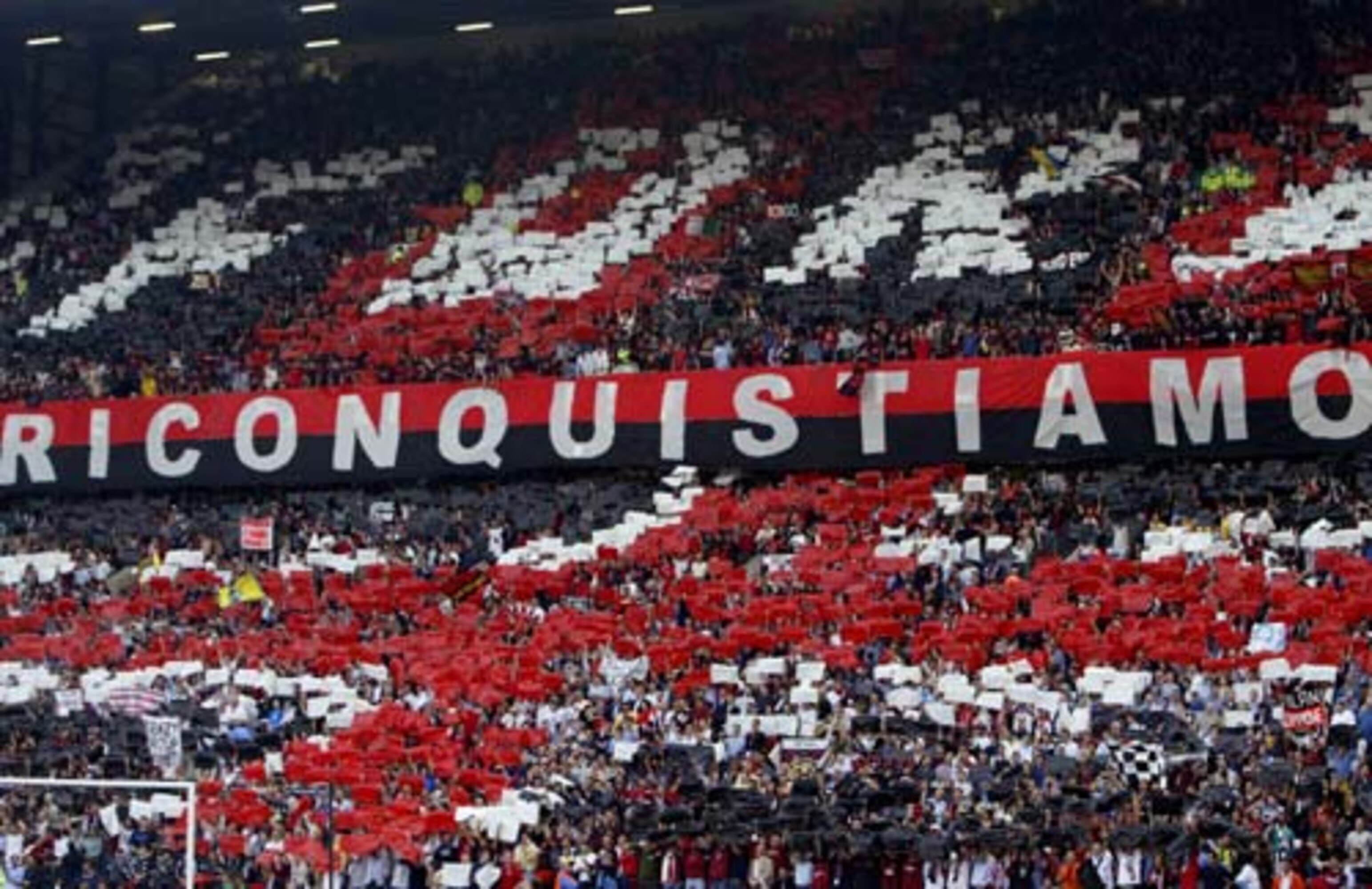 10 Coolest Crowd Coordinations in Sports