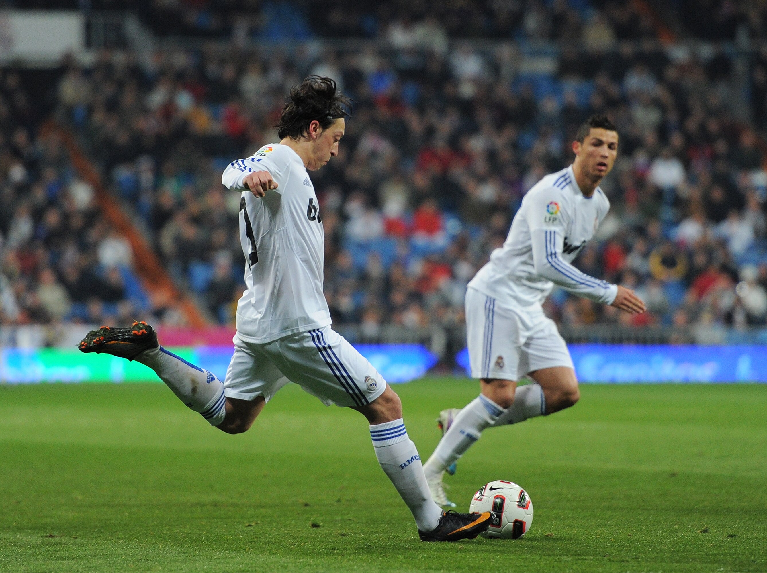 World Football Transfers: Top 10 Transfer Deals of All Time